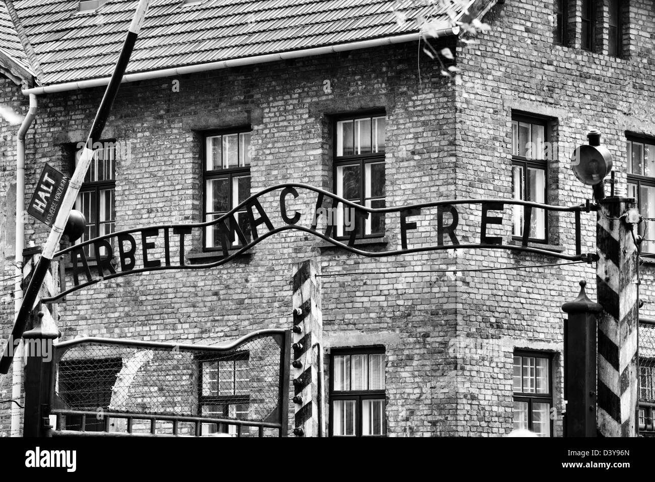Arbeit Macht Frei at the main gate in Auschwitz, Poland Stock Photo - Alamy