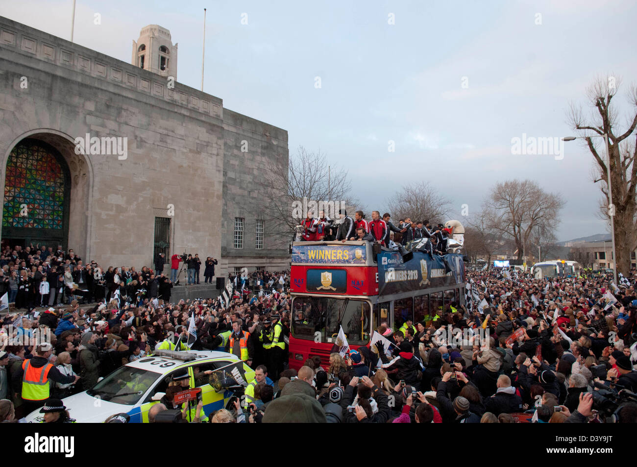 Open top bus parade hi-res stock photography and images - Alamy