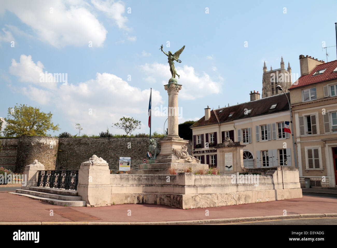 Local war memorial to the people of Meaux who died in WWI, Meaux, Seine ...