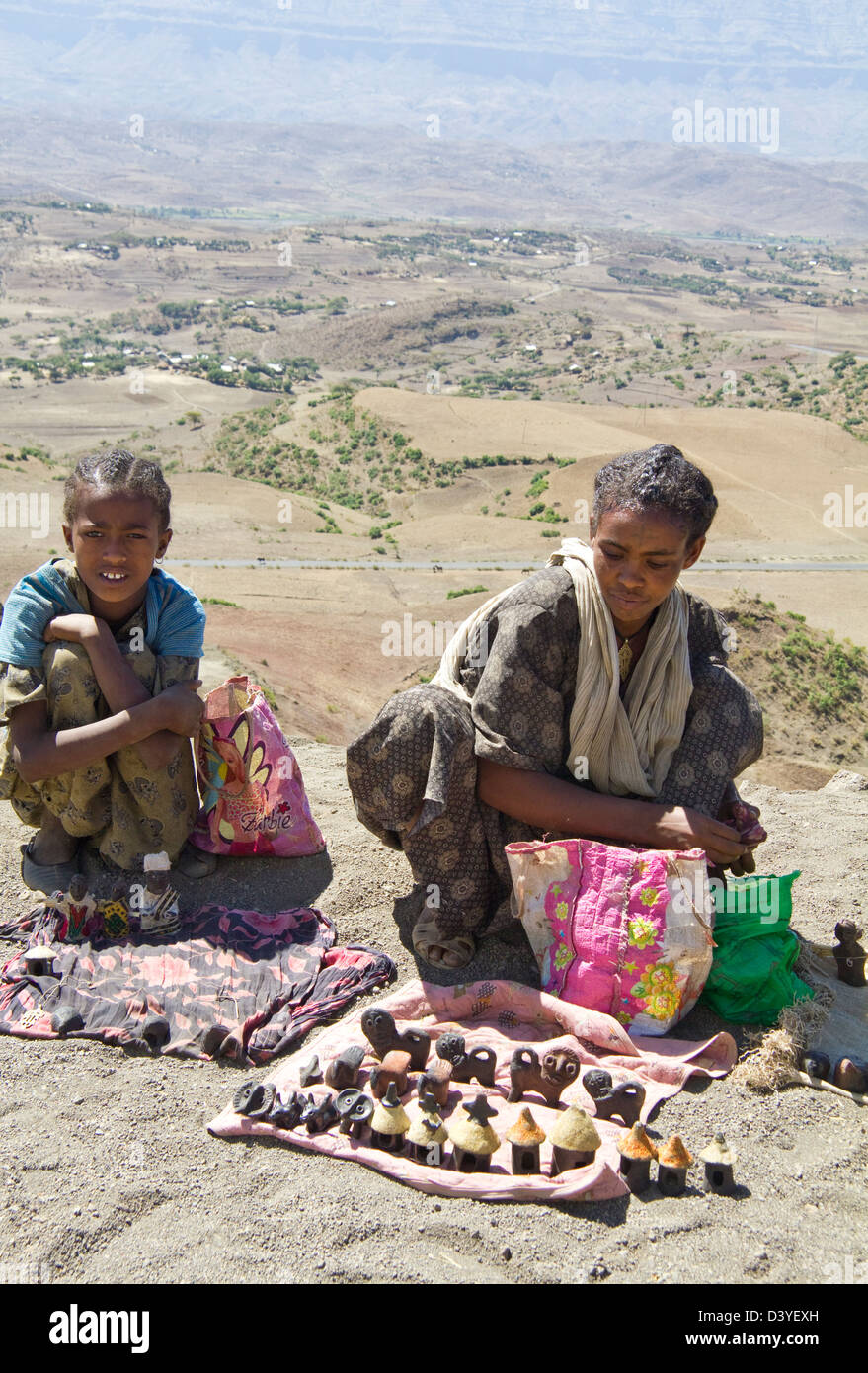 Girls ethiopia rural hi-res stock photography and images - Alamy
