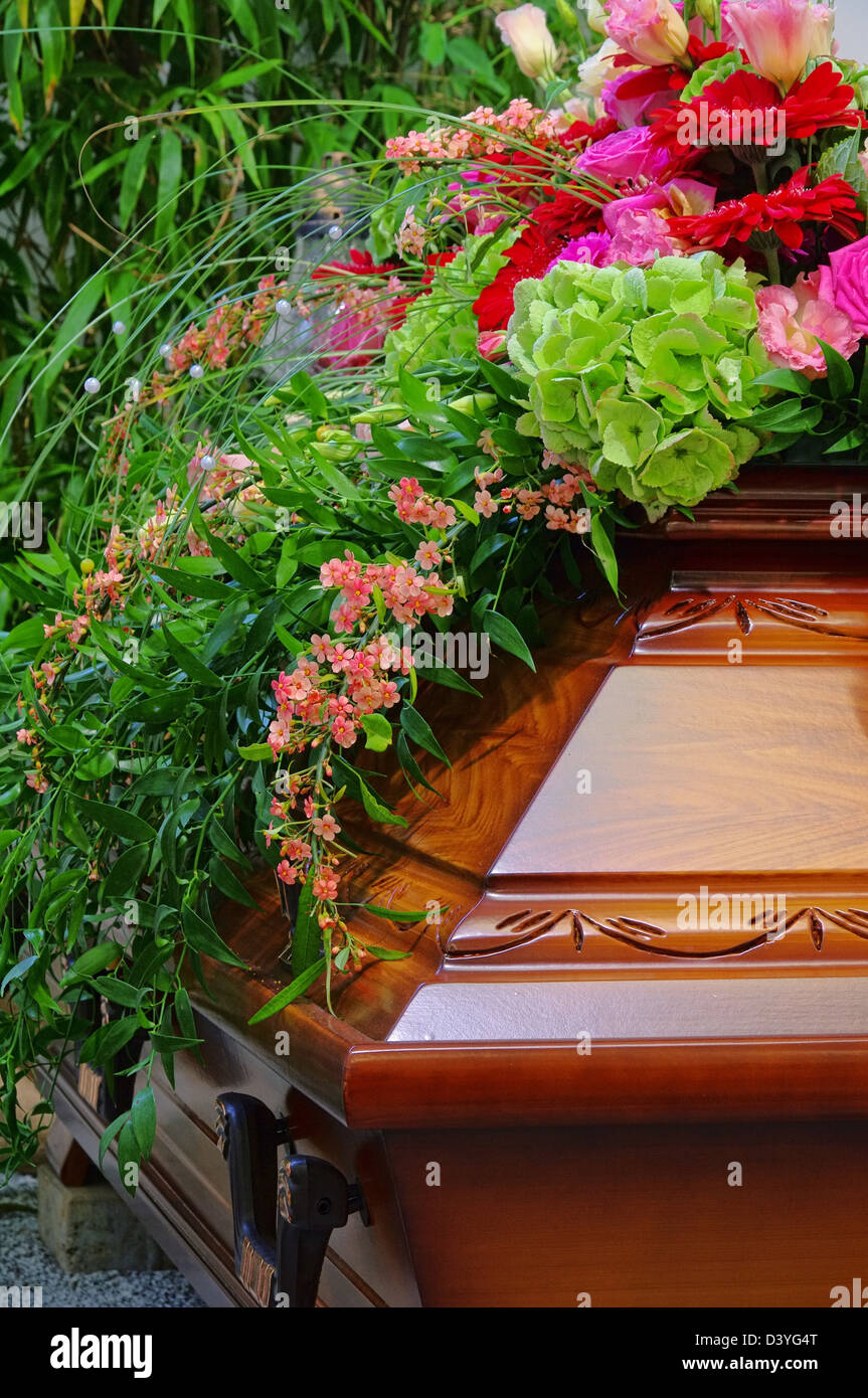 Sarg - coffin 01 Stock Photo - Alamy