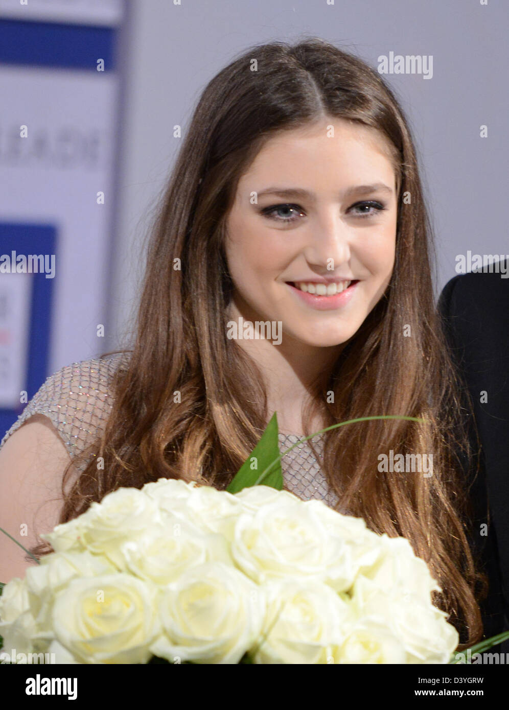 Birdy singer hi-res stock photography and images - Alamy