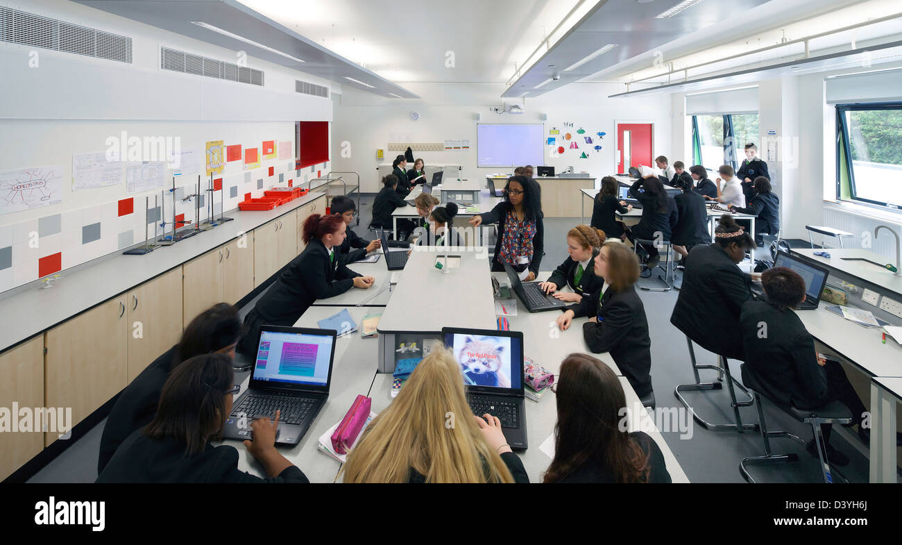 Oasis Academy, Coulsdon, United Kingdom. Architect: Sheppard Robson ...