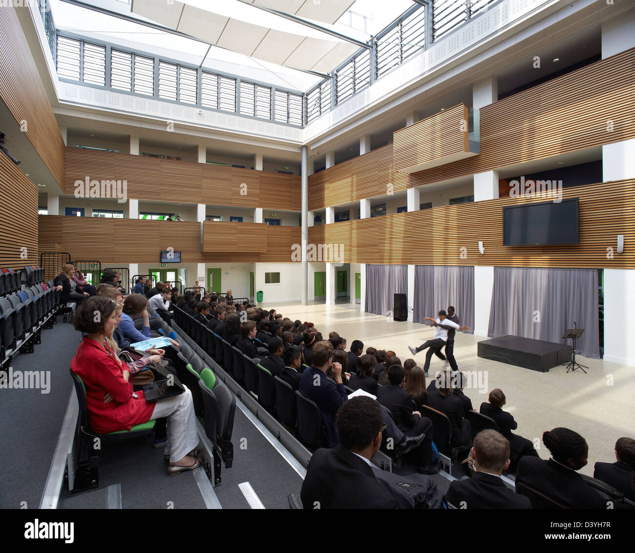 Oasis Academy, Coulsdon, United Kingdom. Architect: Sheppard Robson ...