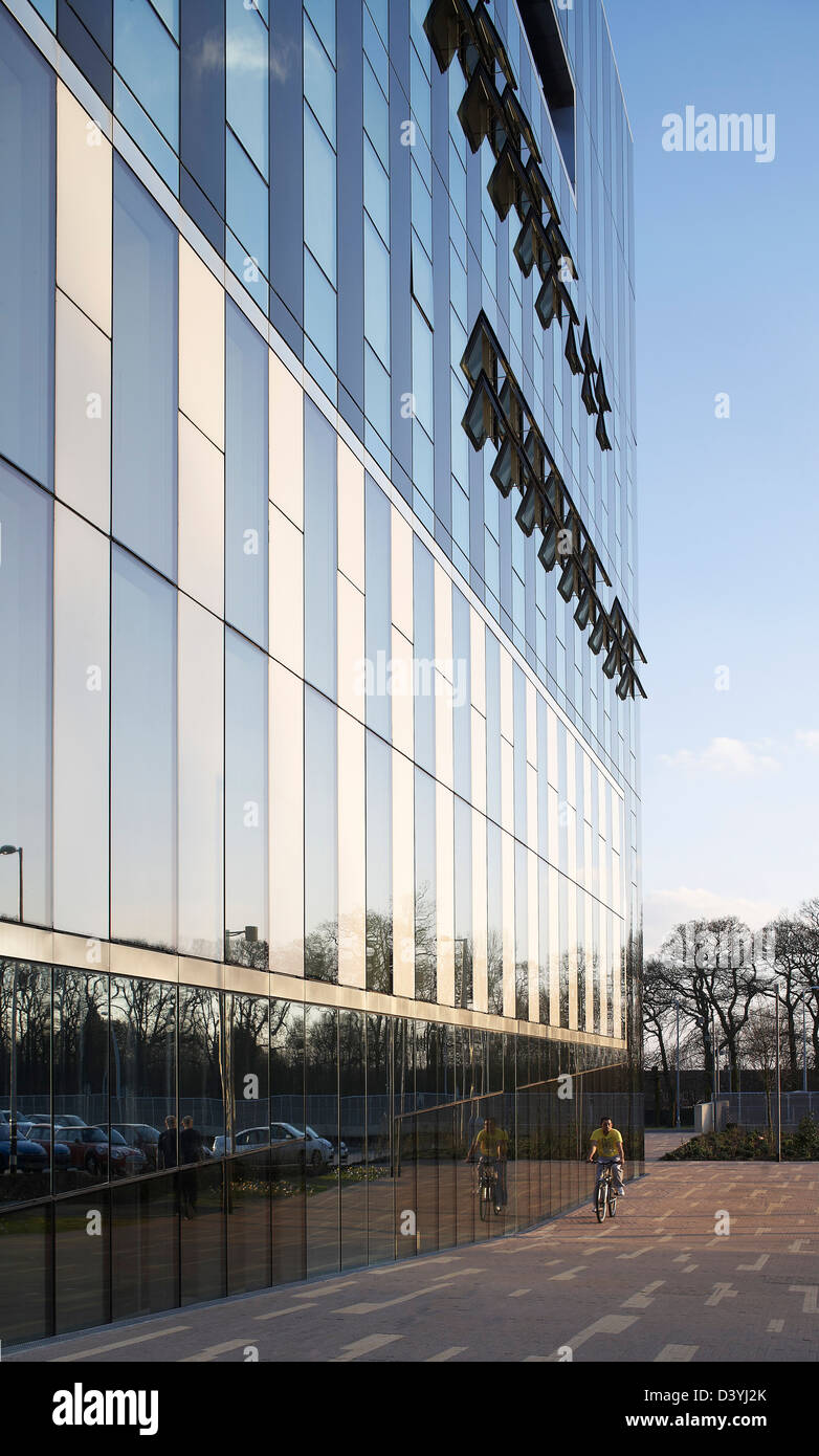 CORBY CUBE, Corby, United Kingdom. Architect: Hawkins Brown Architects ...