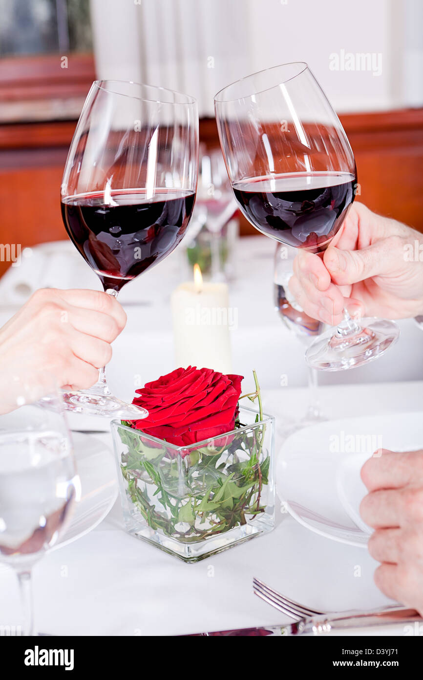 Two couples dinner table hi-res stock photography and images - Alamy