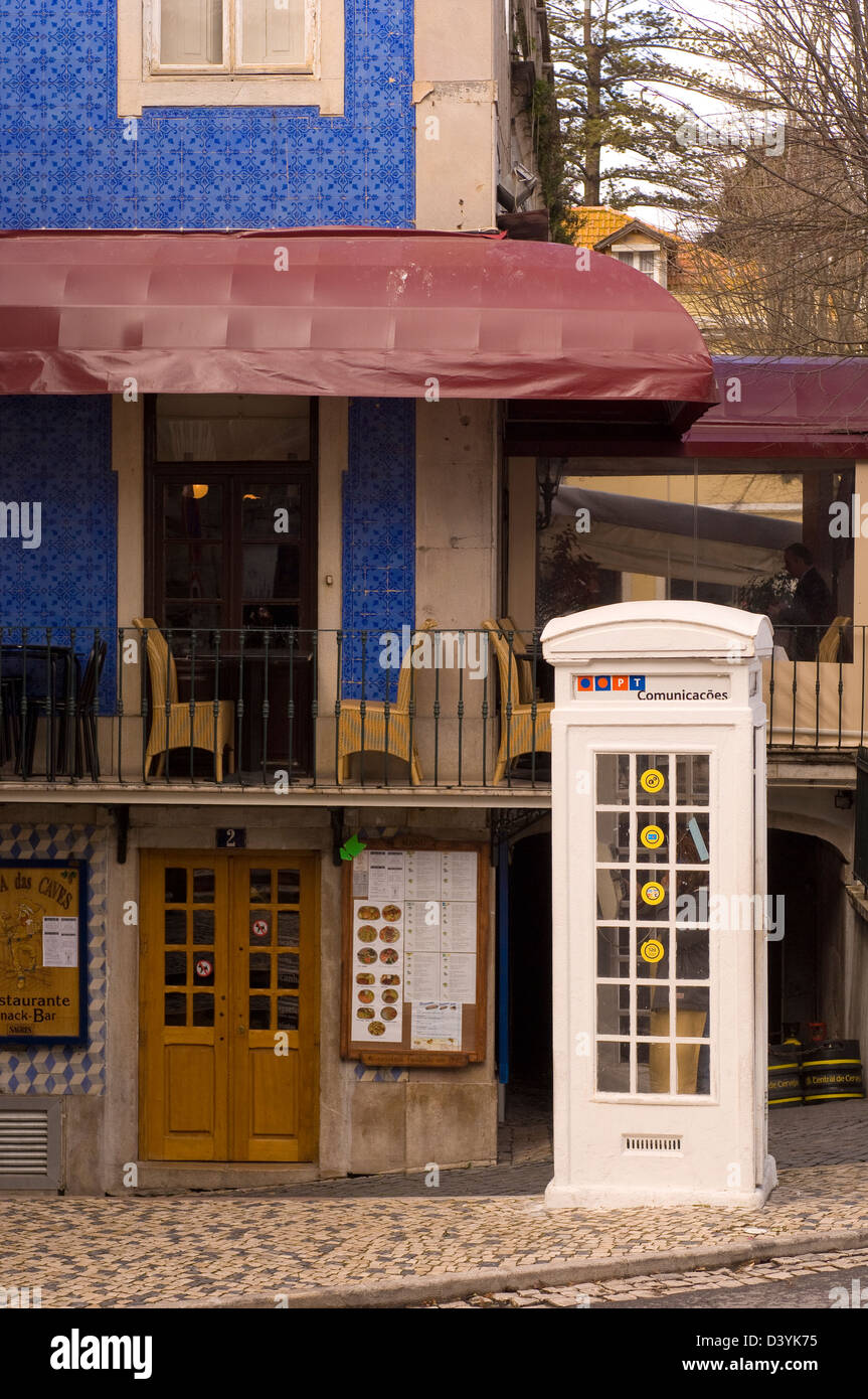 White telephone box hi-res stock photography and images - Alamy