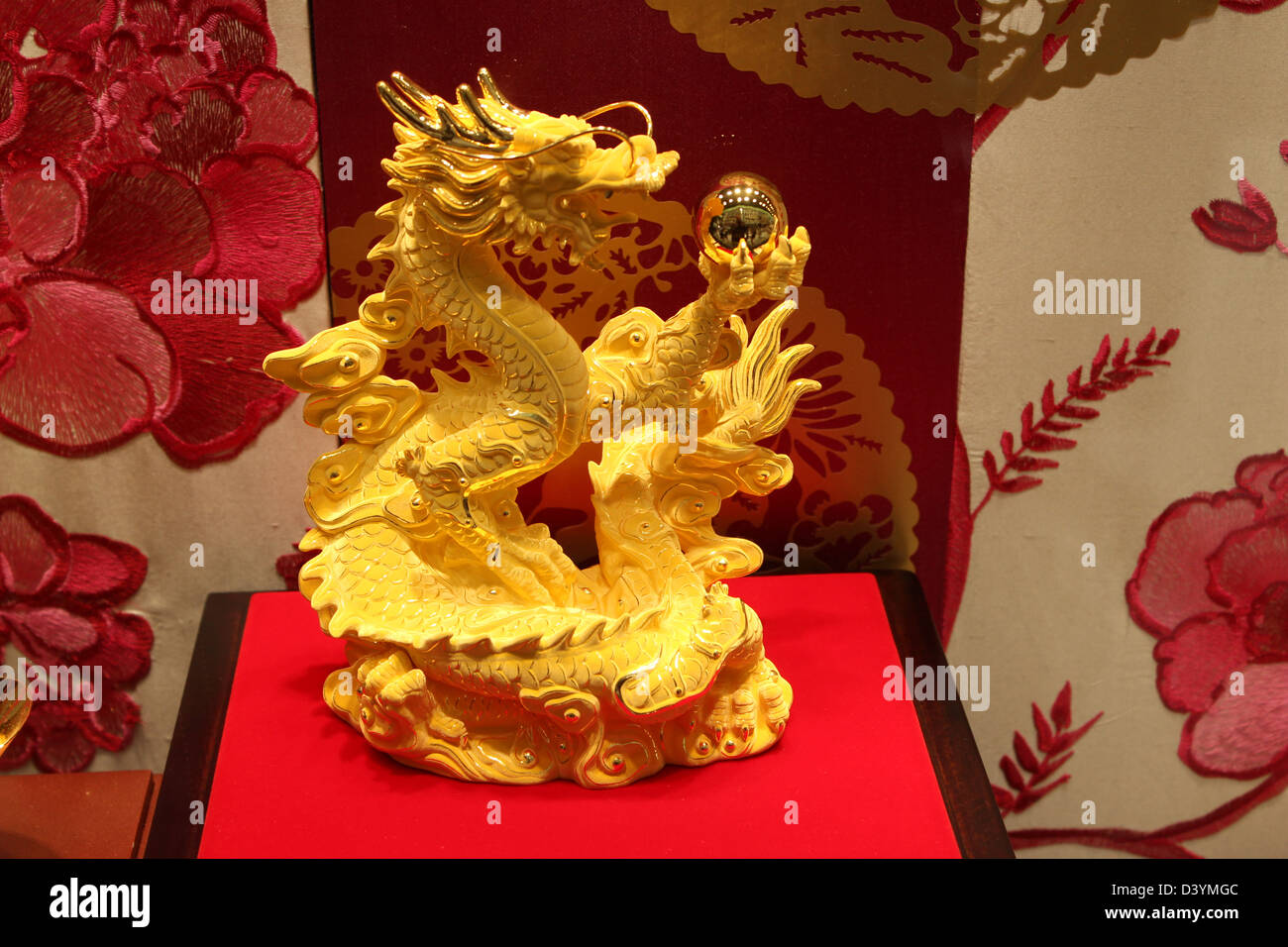 Dragon hong kong hi-res stock photography and images - Alamy