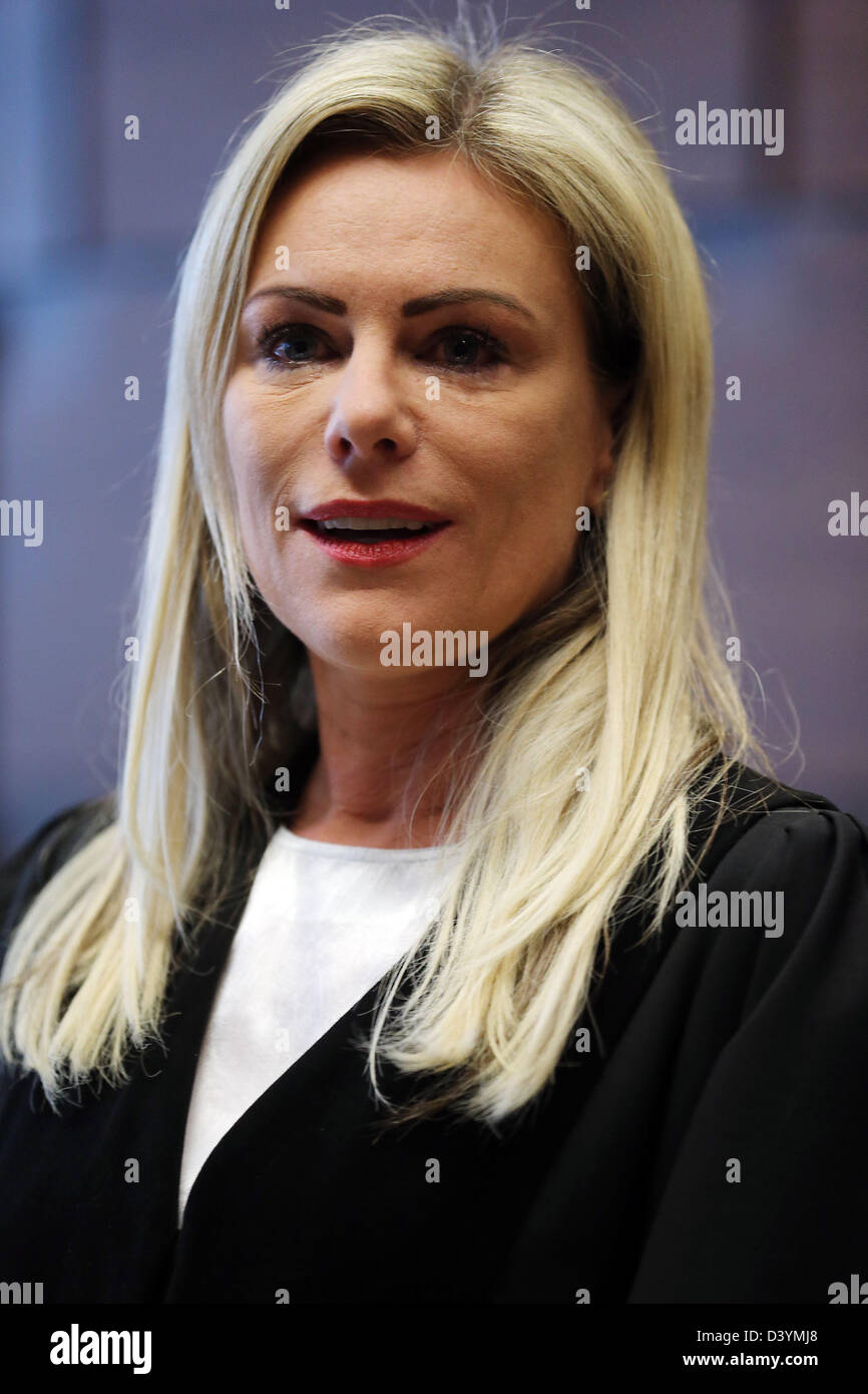 Presiding judge Sabine Grobecker opens the trial at the Regional Court ...