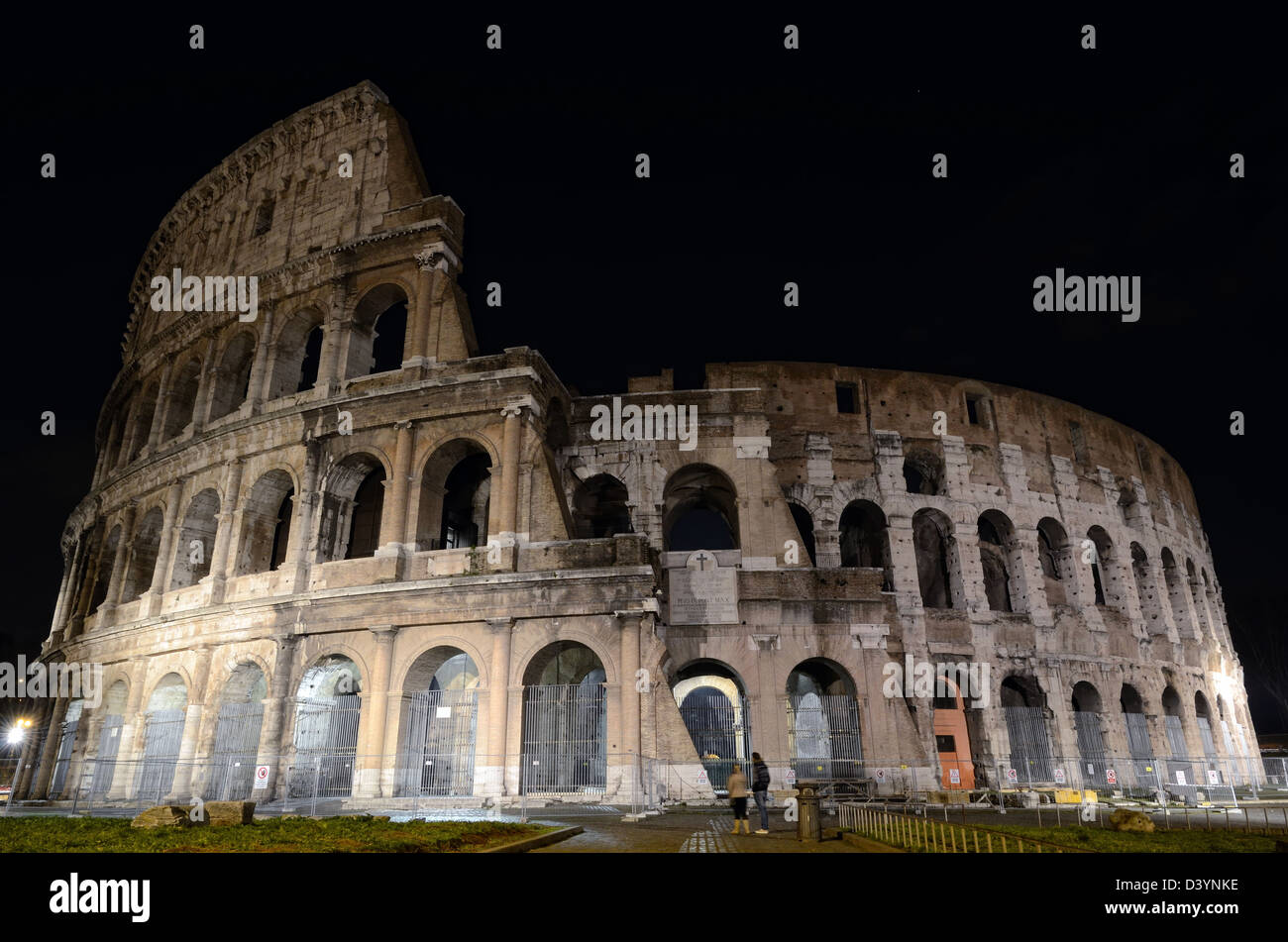 Roma Colosseo at night Italy by Andrea Quercioli Stock Photo - Alamy