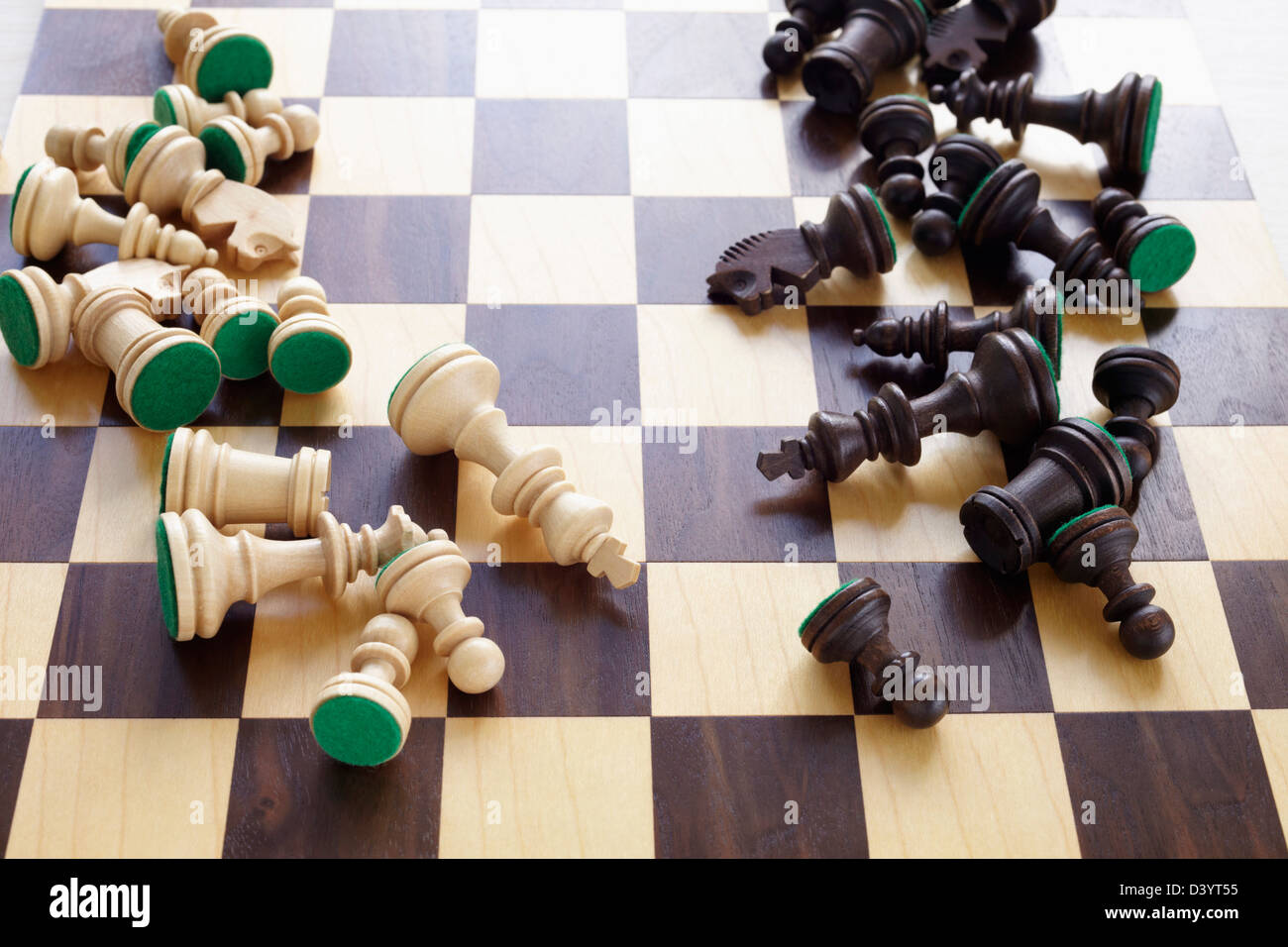 Chess board without chess pieces hi-res stock photography and images ...