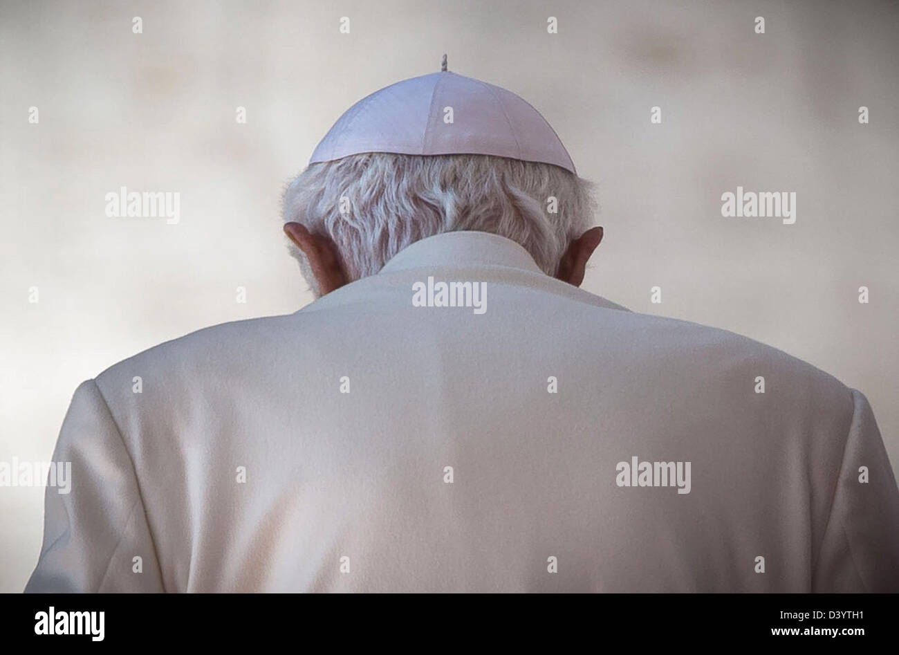 Pope benedict leaves vatican hi-res stock photography and images - Alamy