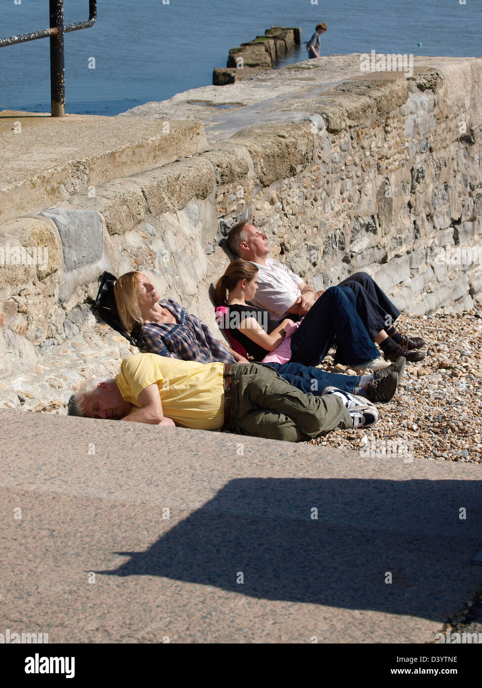 Sunbathers holiday holidaymakers vacation hi-res stock photography and ...