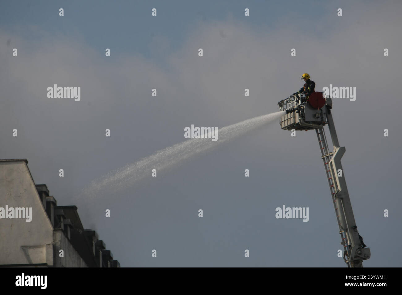 London fire brigade fire investigation hi-res stock photography and ...