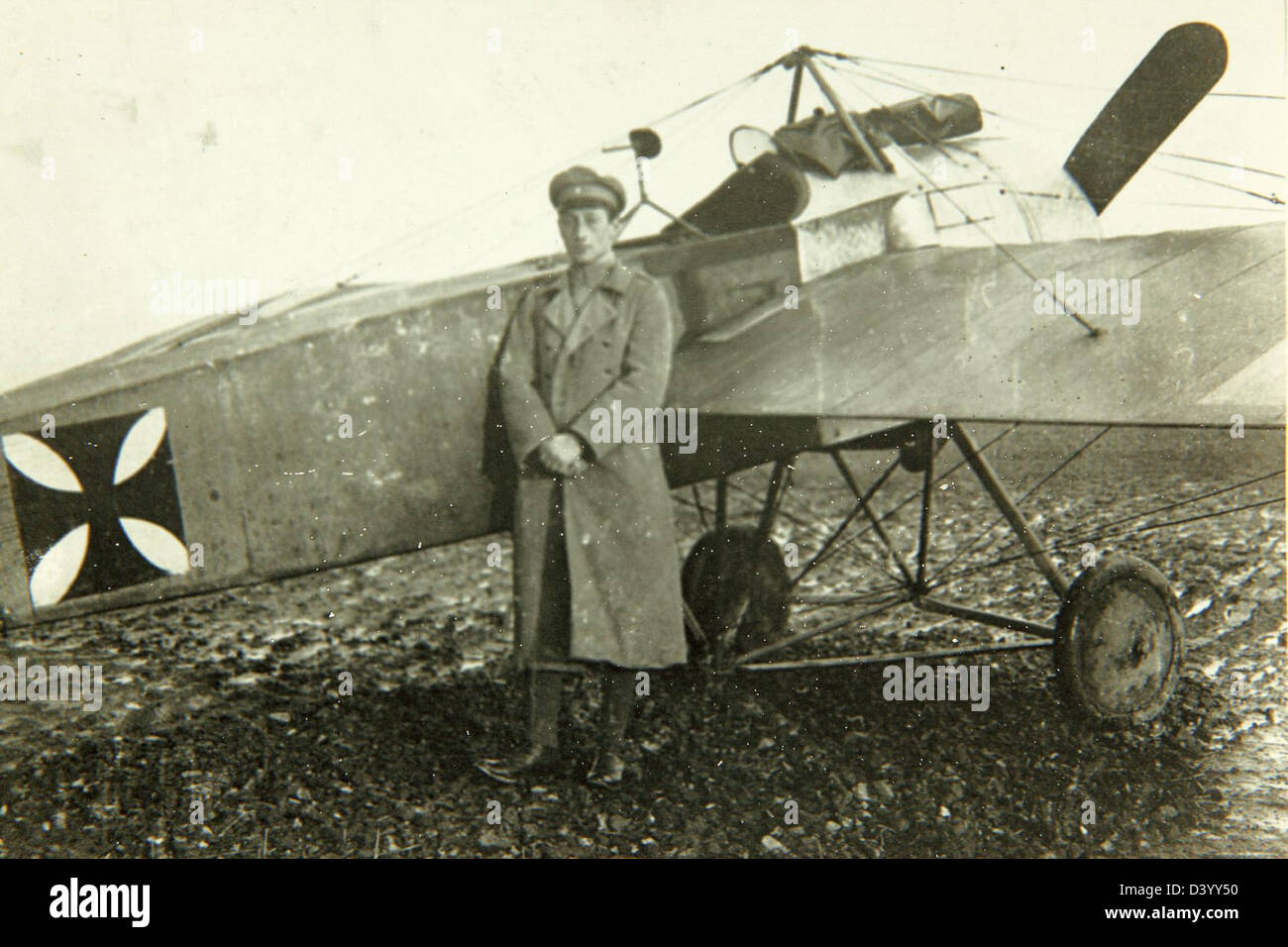 The Fokker E.I was a German monoplane used in WWI. Known for its ...