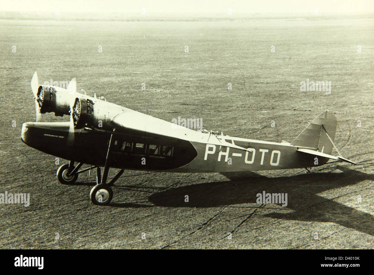Early passenger jets hi-res stock photography and images - Alamy