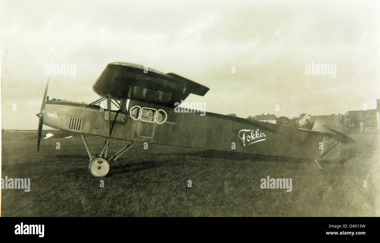 The Fokker F.II was an early Dutch transport aircraft, developed in the ...