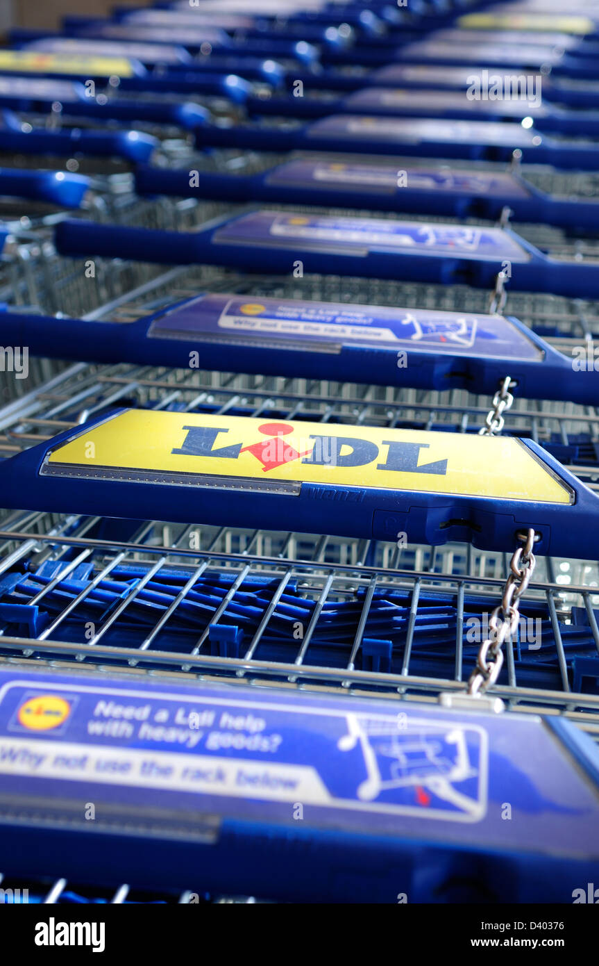 Lidl supermarket trolleys hi-res stock photography and images - Alamy