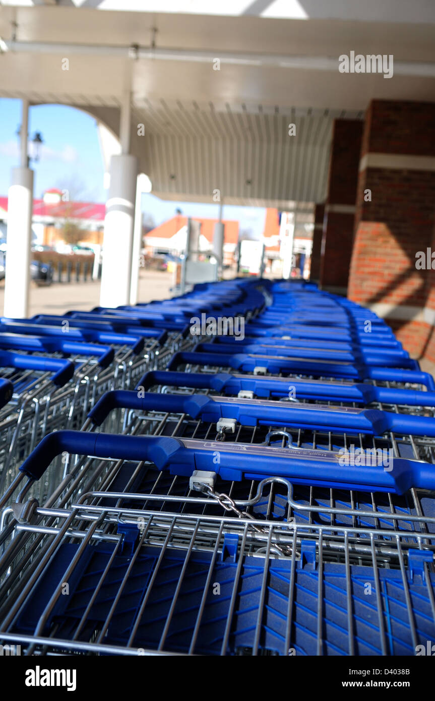 Lidl trolleys hi-res stock photography and images - Alamy