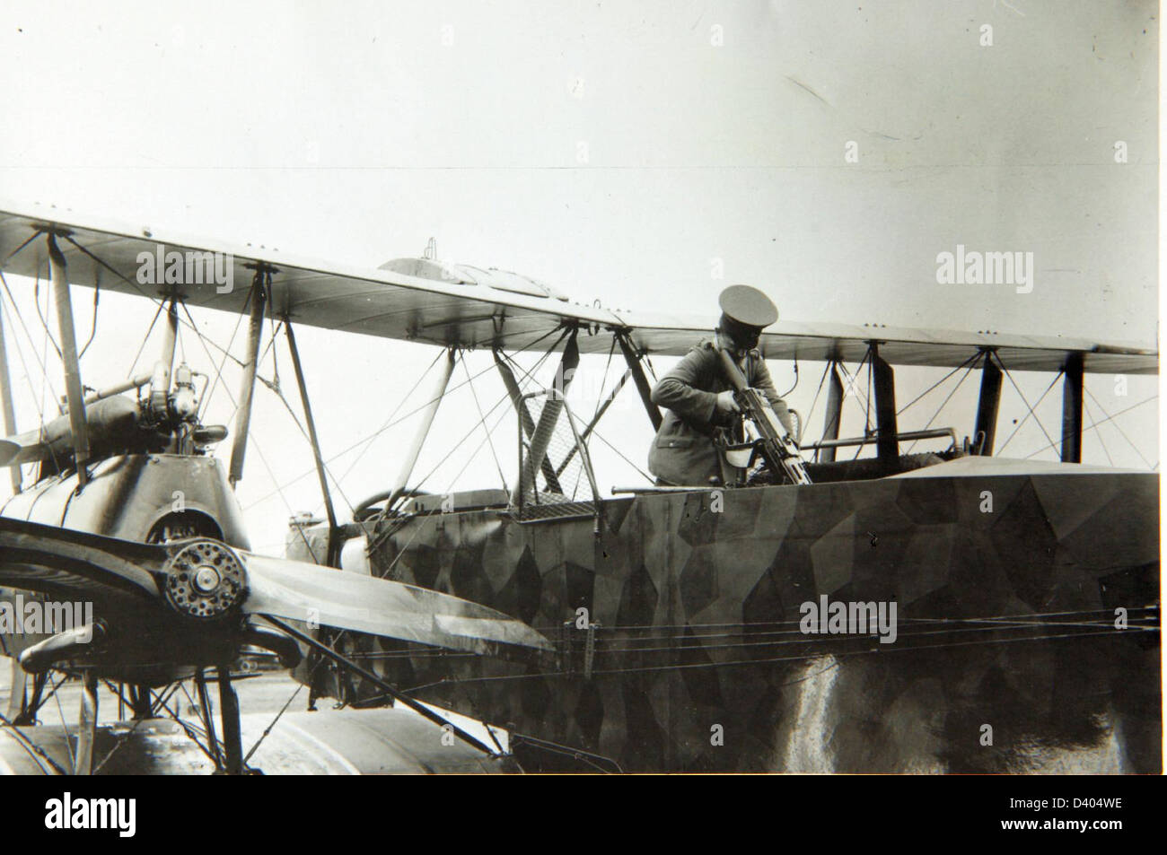The Gotha G.IV was a German heavy bomber used during World War I. It ...
