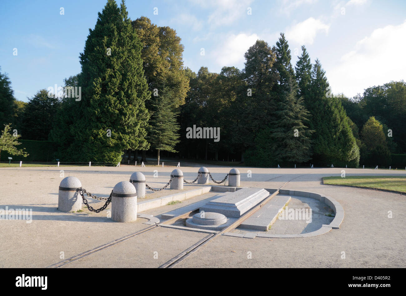 Memorial in the Compiègne clearing marking the spot where the Armistice ...