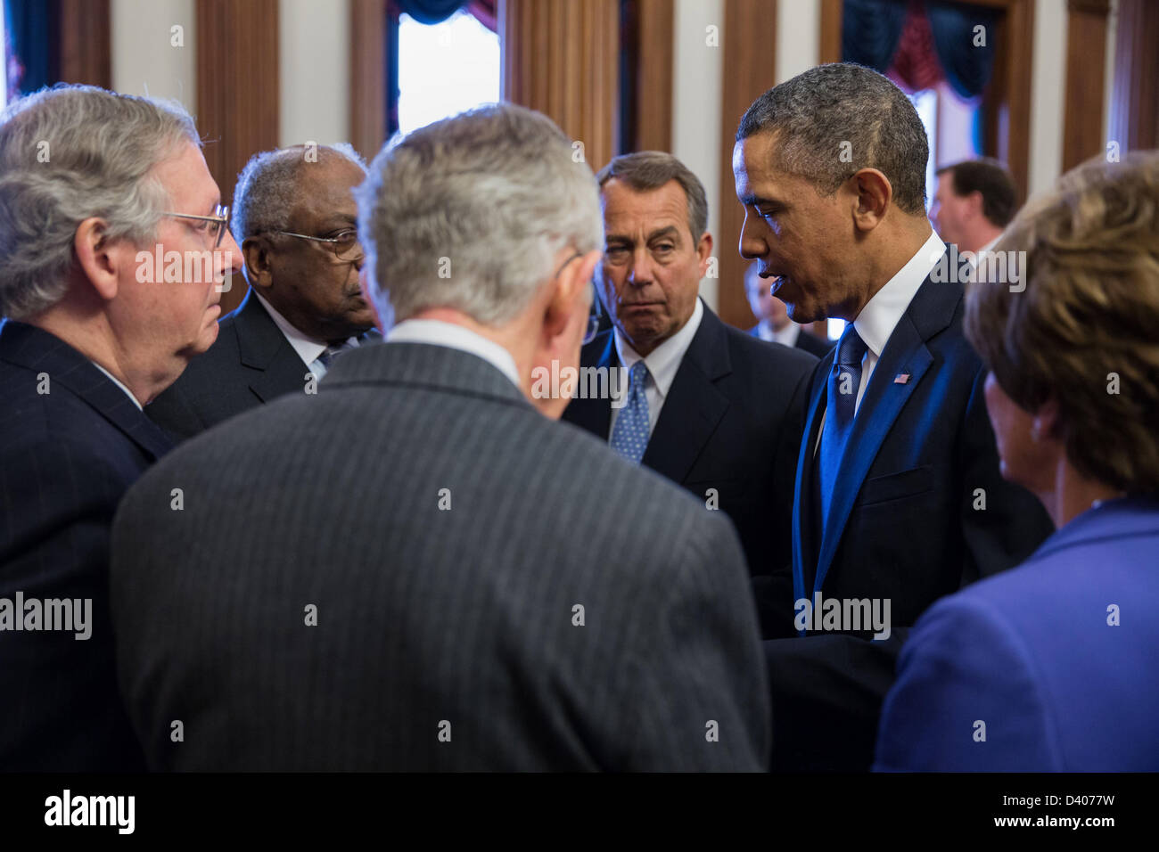 Obama bipartisan congressional hi-res stock photography and images - Alamy
