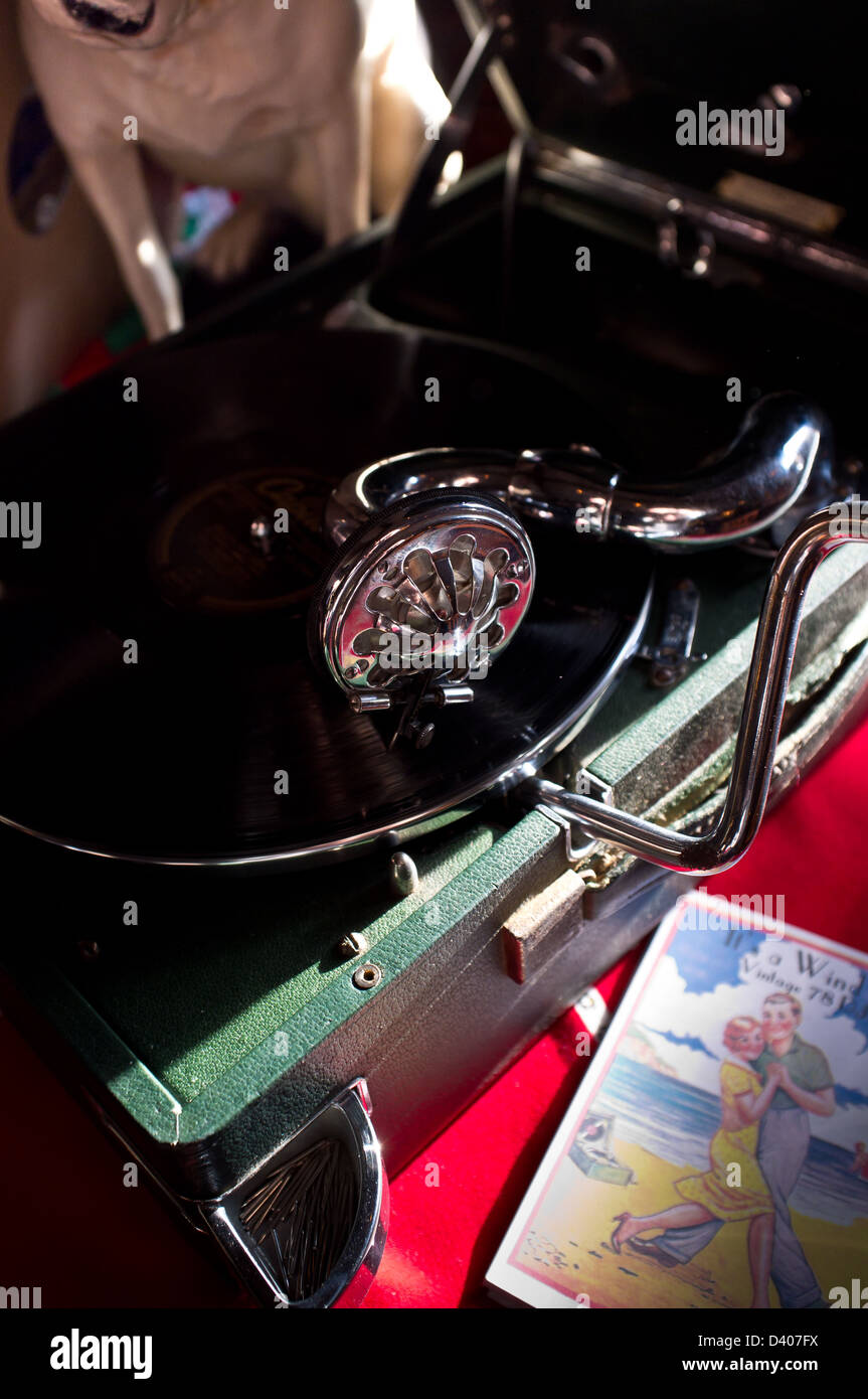 Gramophone record player hi-res stock photography and images - Alamy
