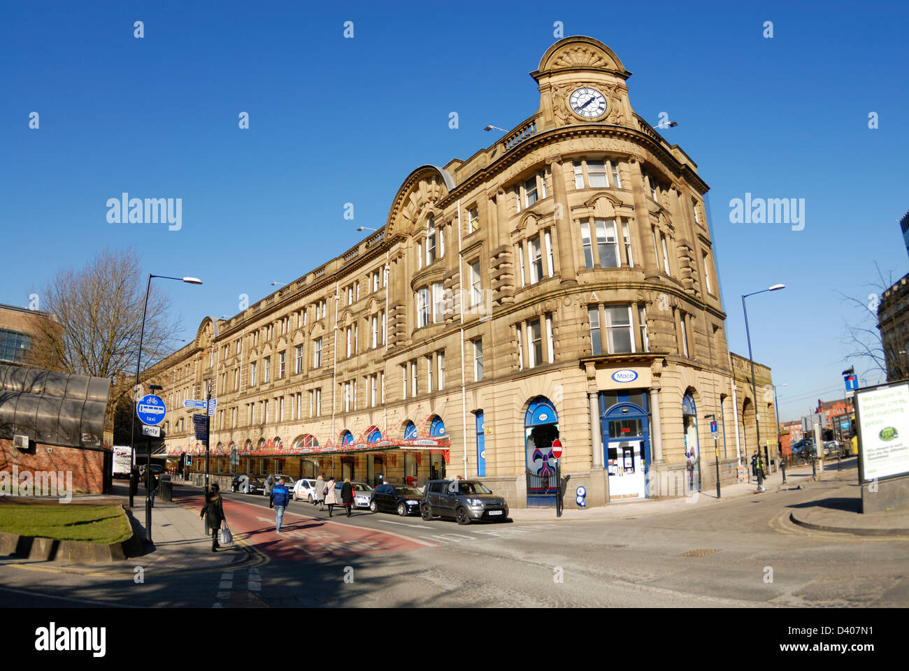 Victoria Railway station in central Manchester Stock Photo - Alamy
