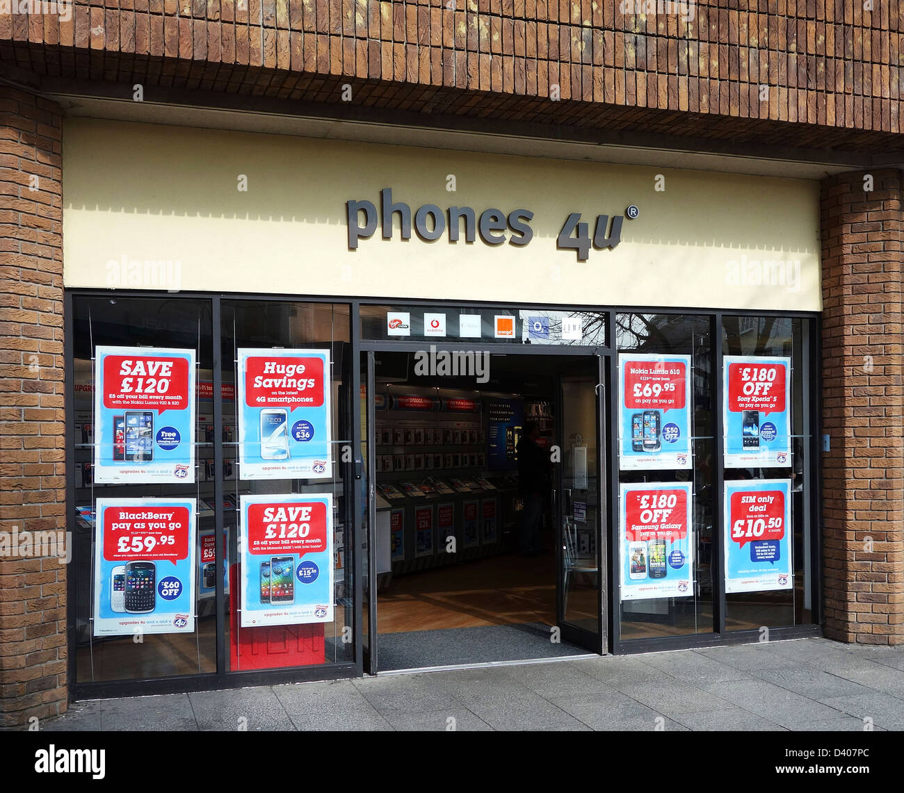 Mobile phones shop hi-res stock photography and images - Alamy