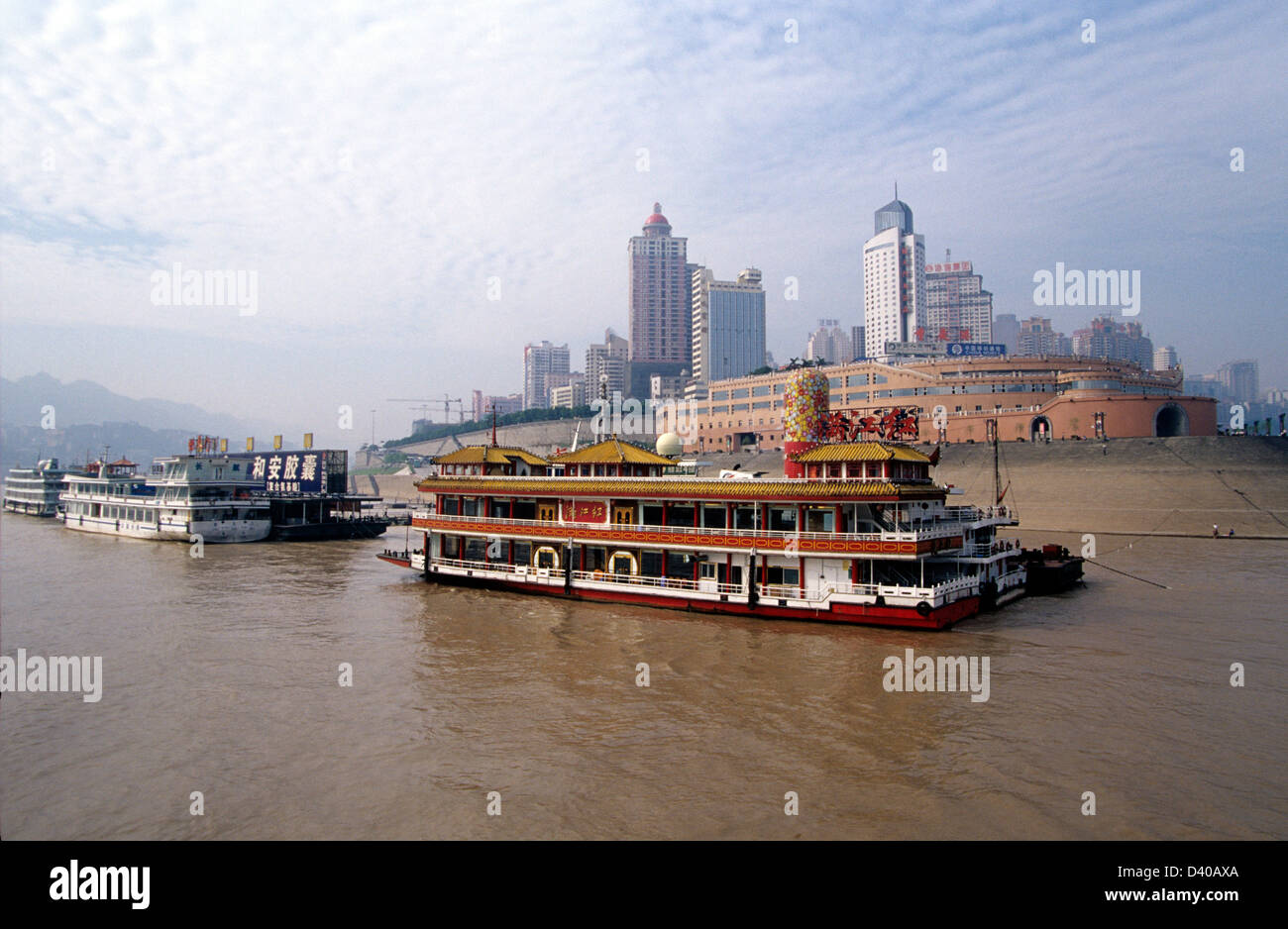 cruise ships, passenger ships, and floating restaurant dock in ...