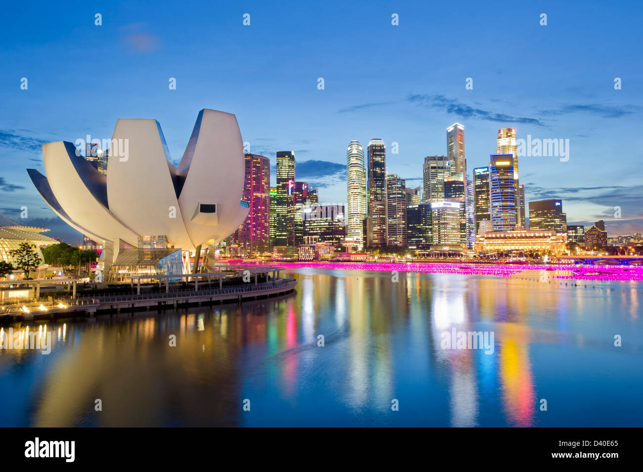 Singapore city night hi-res stock photography and images - Alamy