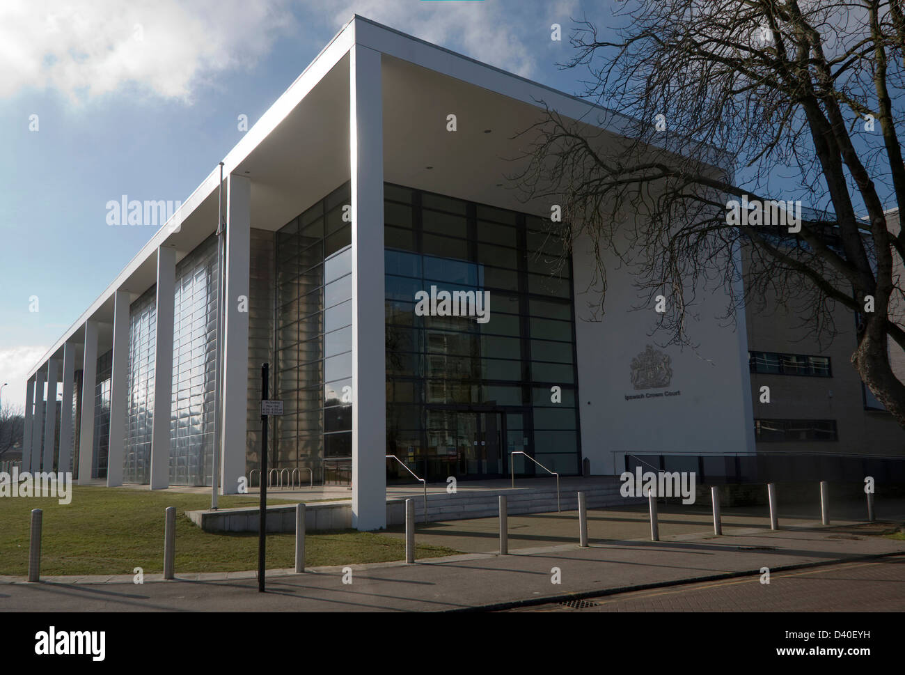 Crown court building hi-res stock photography and images - Alamy