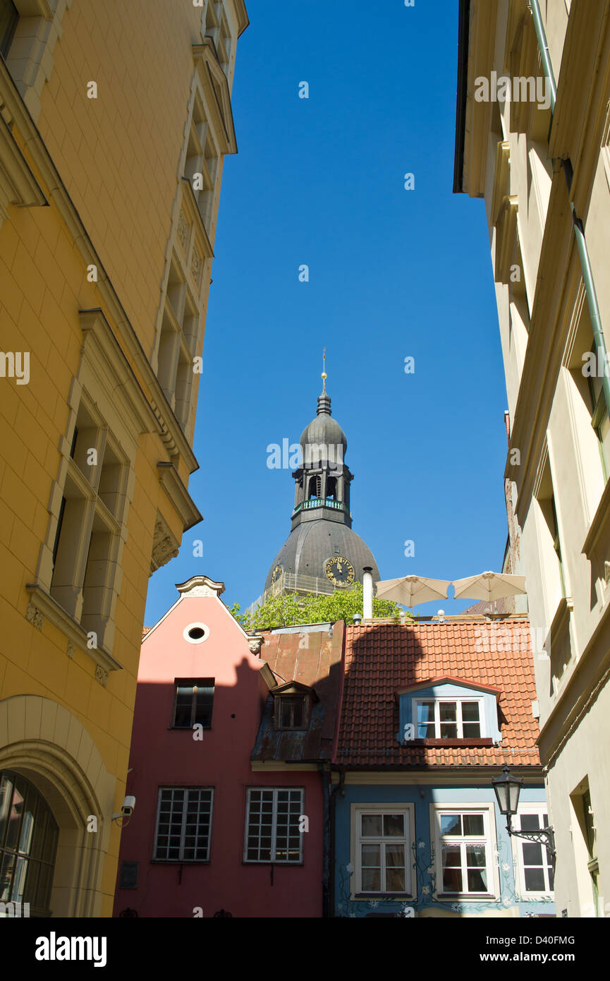 Beautiful streets in square hi-res stock photography and images - Alamy