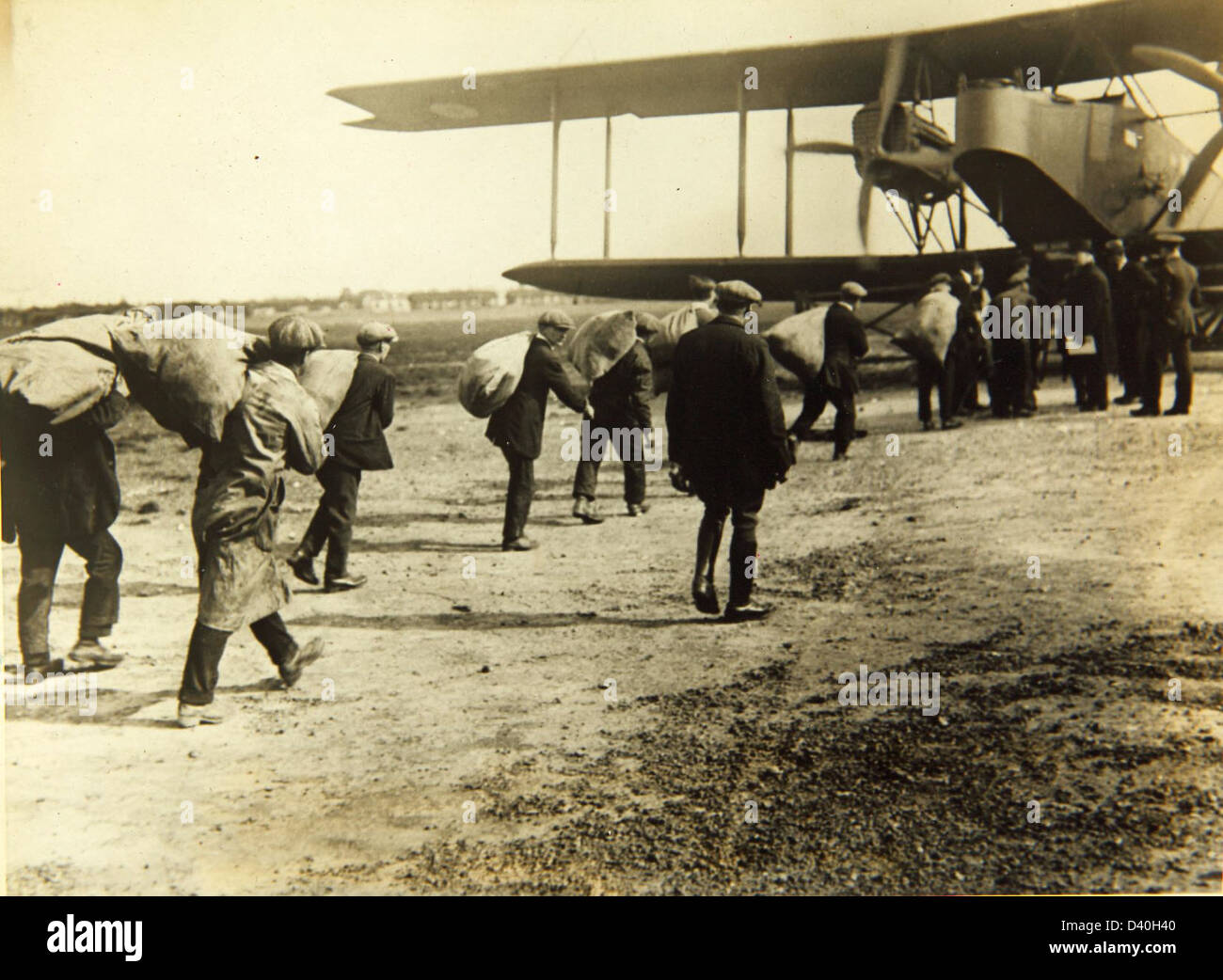 Handley page 0 400 hi-res stock photography and images - Alamy