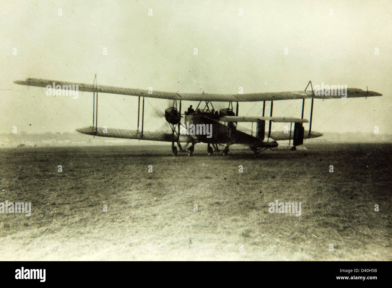 Handley page 0 400 hi-res stock photography and images - Alamy