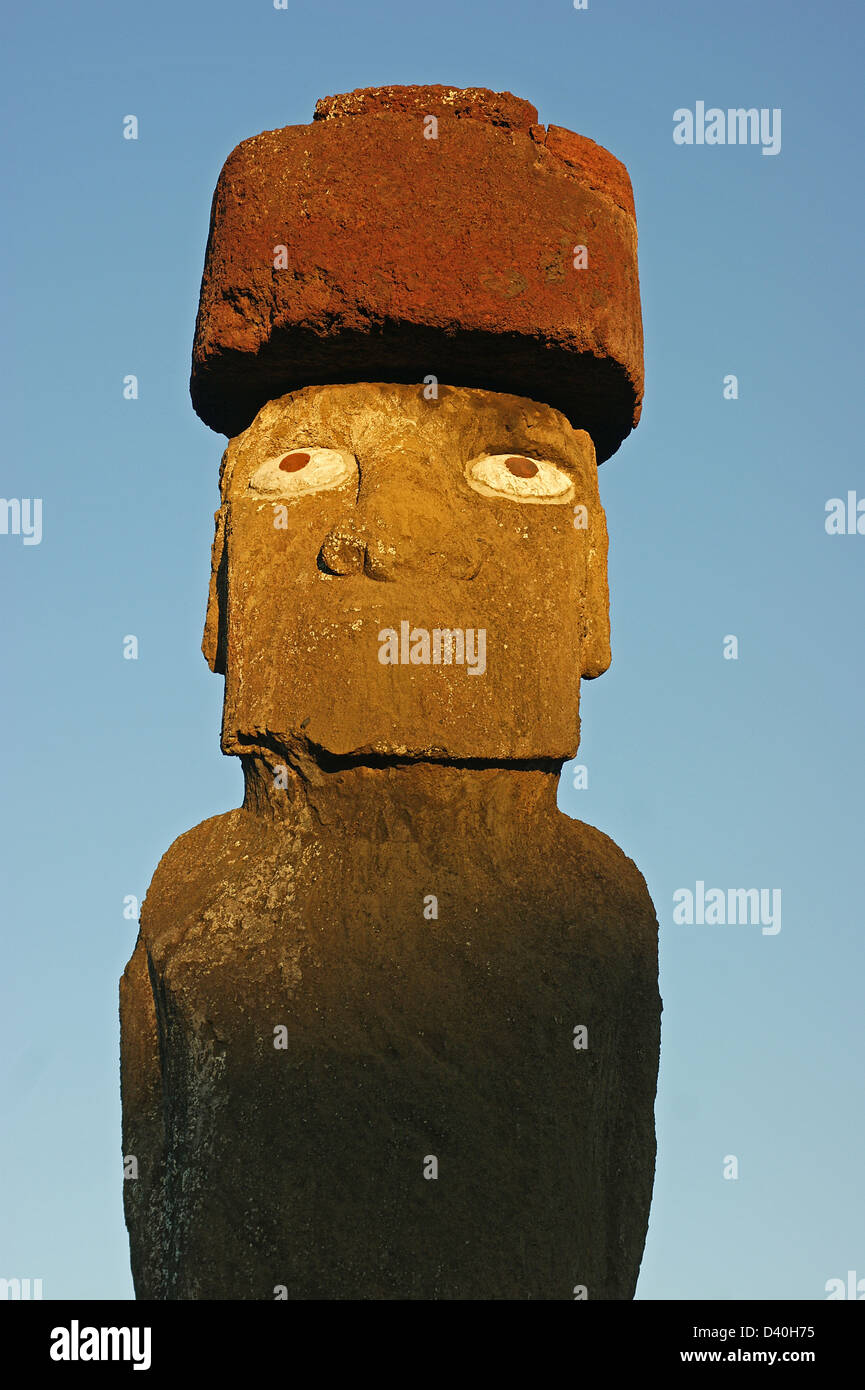 Maoi on easter island Stock Photo - Alamy