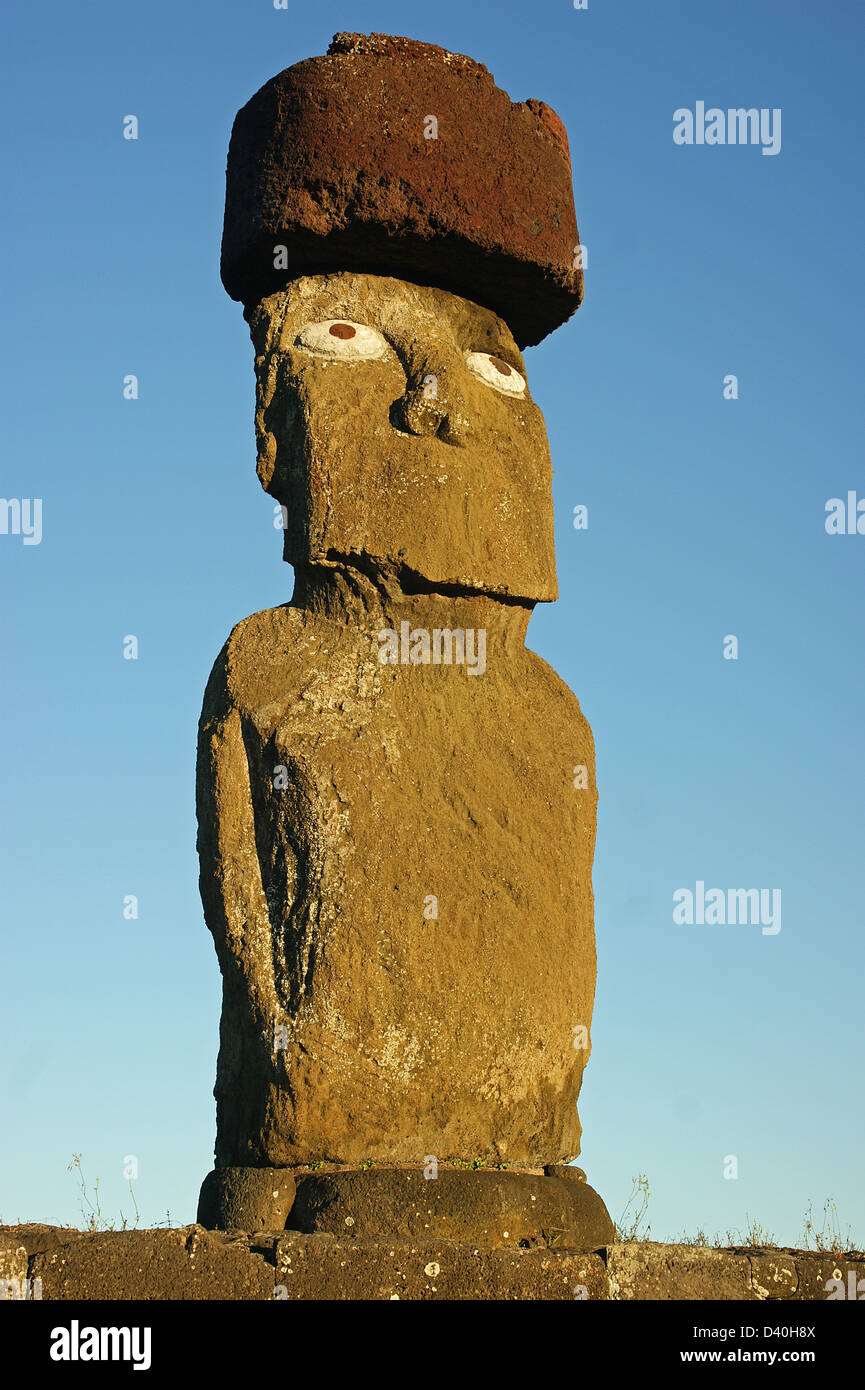 Maoi on easter island Stock Photo - Alamy
