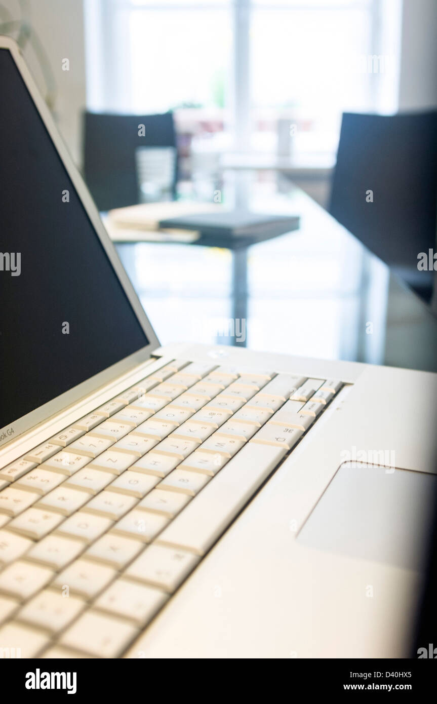 Apple company office interior hi-res stock photography and images - Alamy