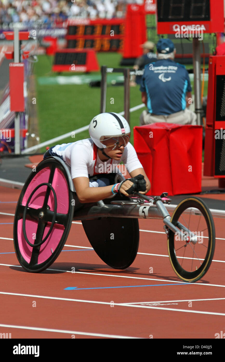 Jade Jones of GB in the womens heats of the wheelchair 1500m - T54 in ...