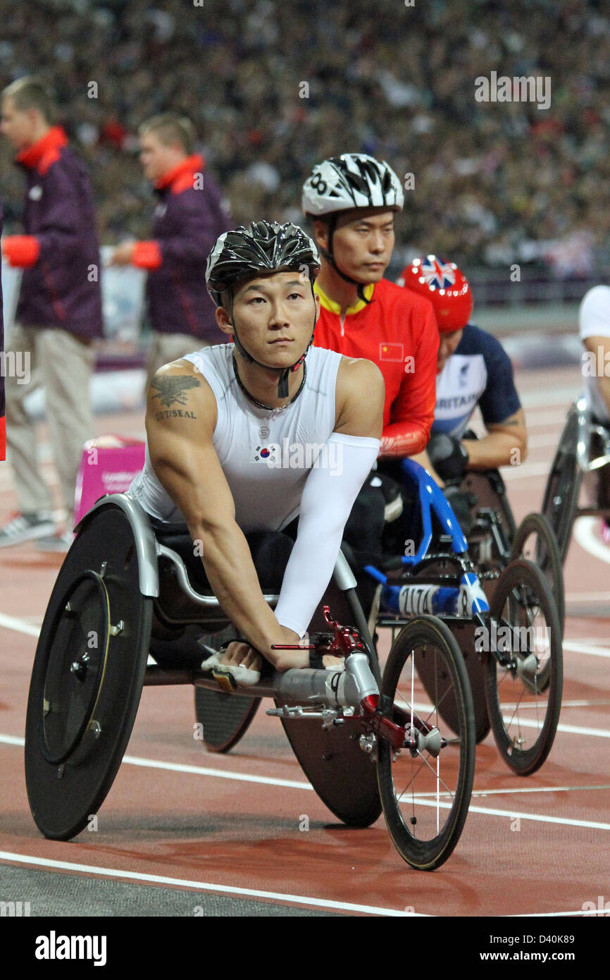 Gyu Dae Kim of Republic of Korea in the Men's 800m - T54 in the Olympic ...