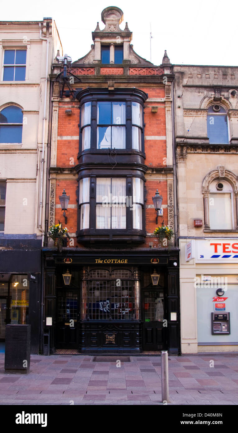 Cottage pub cardiff hi-res stock photography and images - Alamy