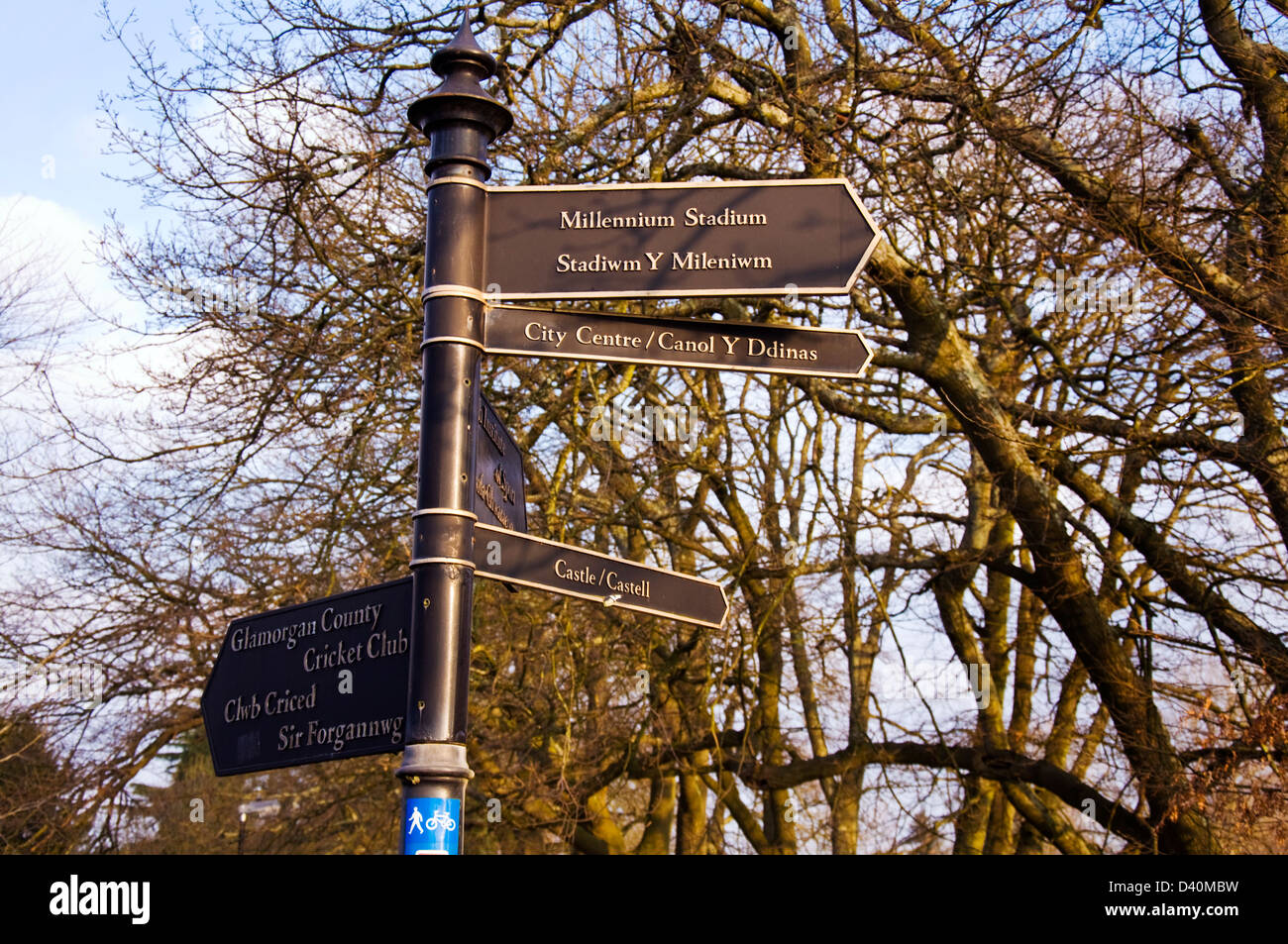 Signpost in Welsh and English languages in Sophia Gardens in Cardiff ...