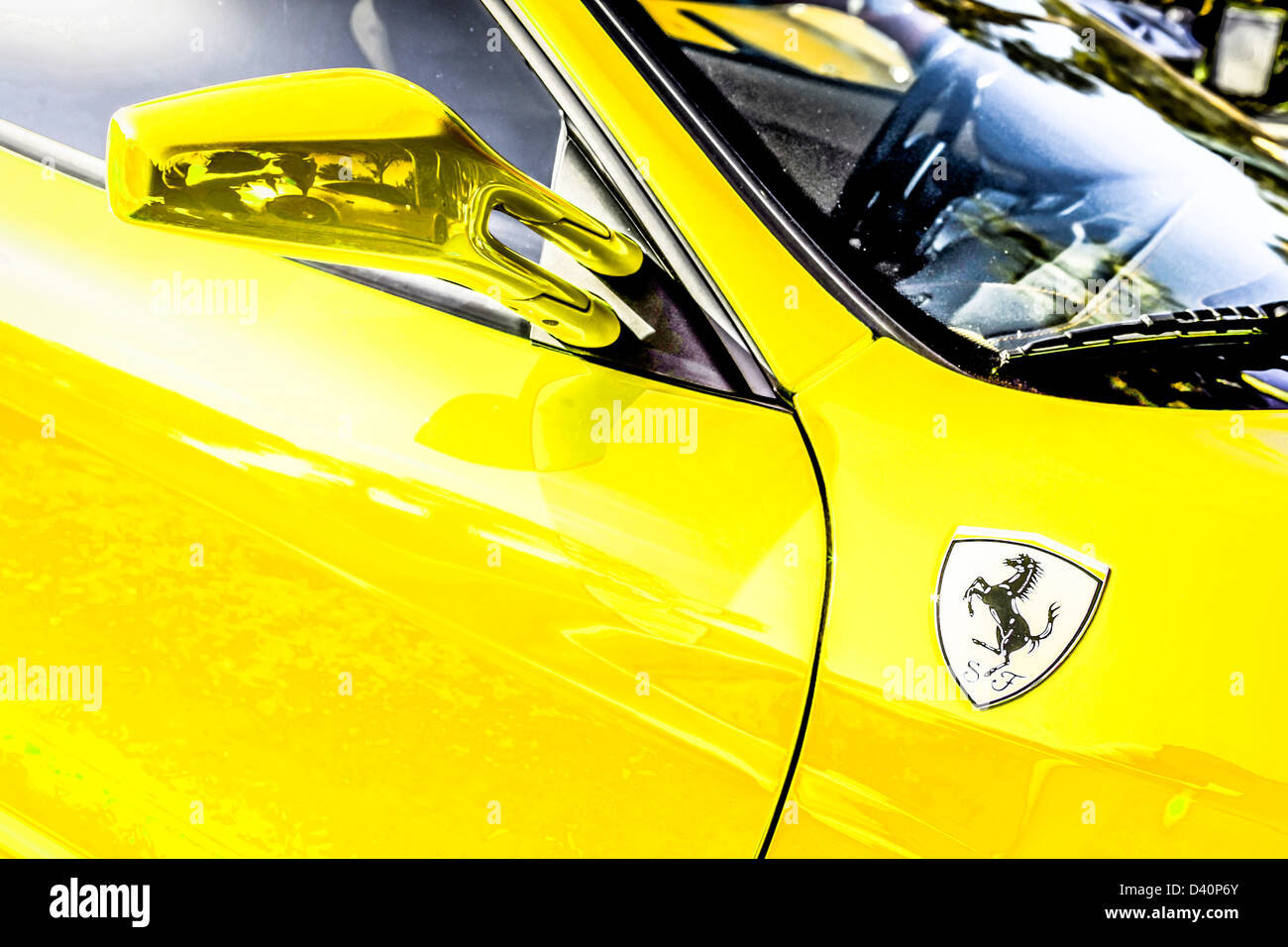 Ferrari f430 door mirror hi-res stock photography and images - Alamy