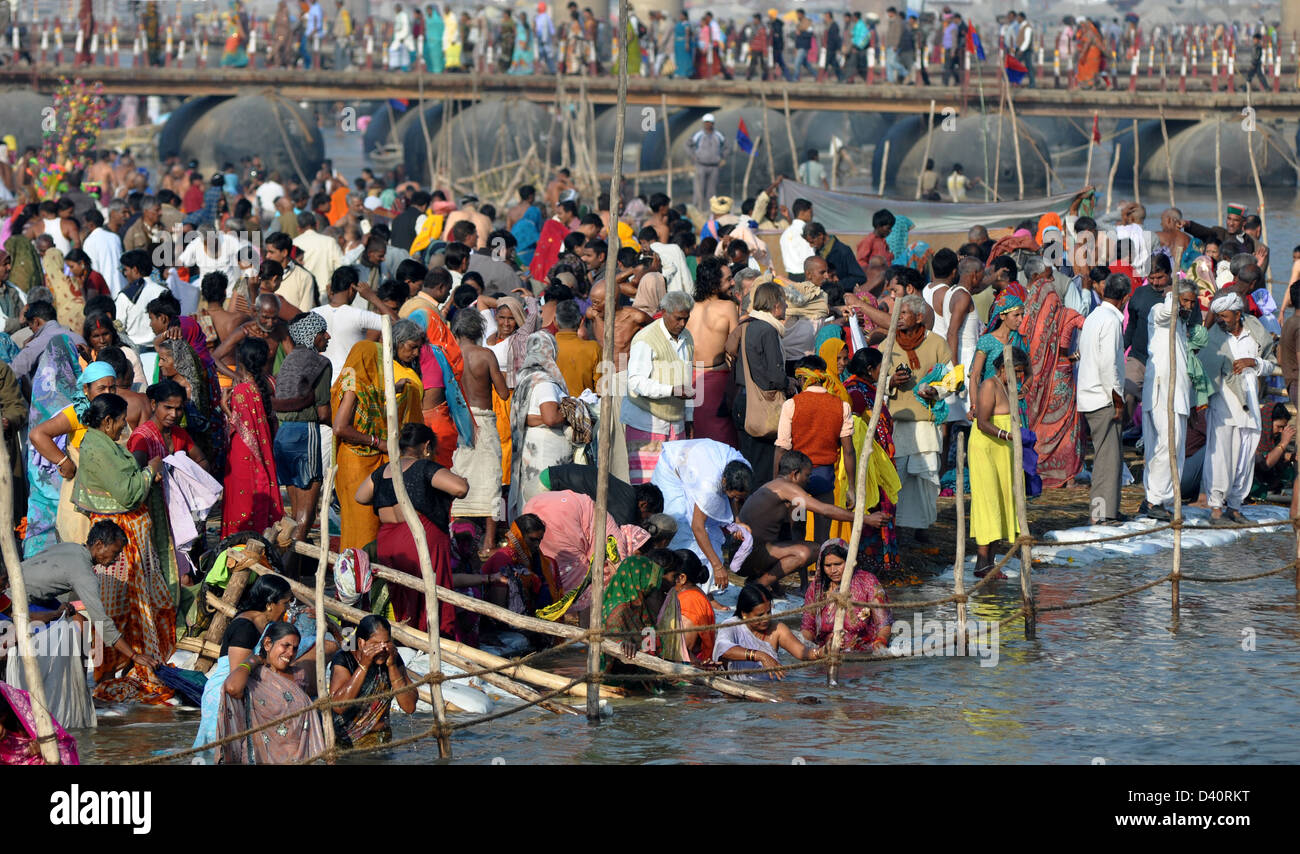 Men water hindu river ganges bathing haridwar hi-res stock photography ...