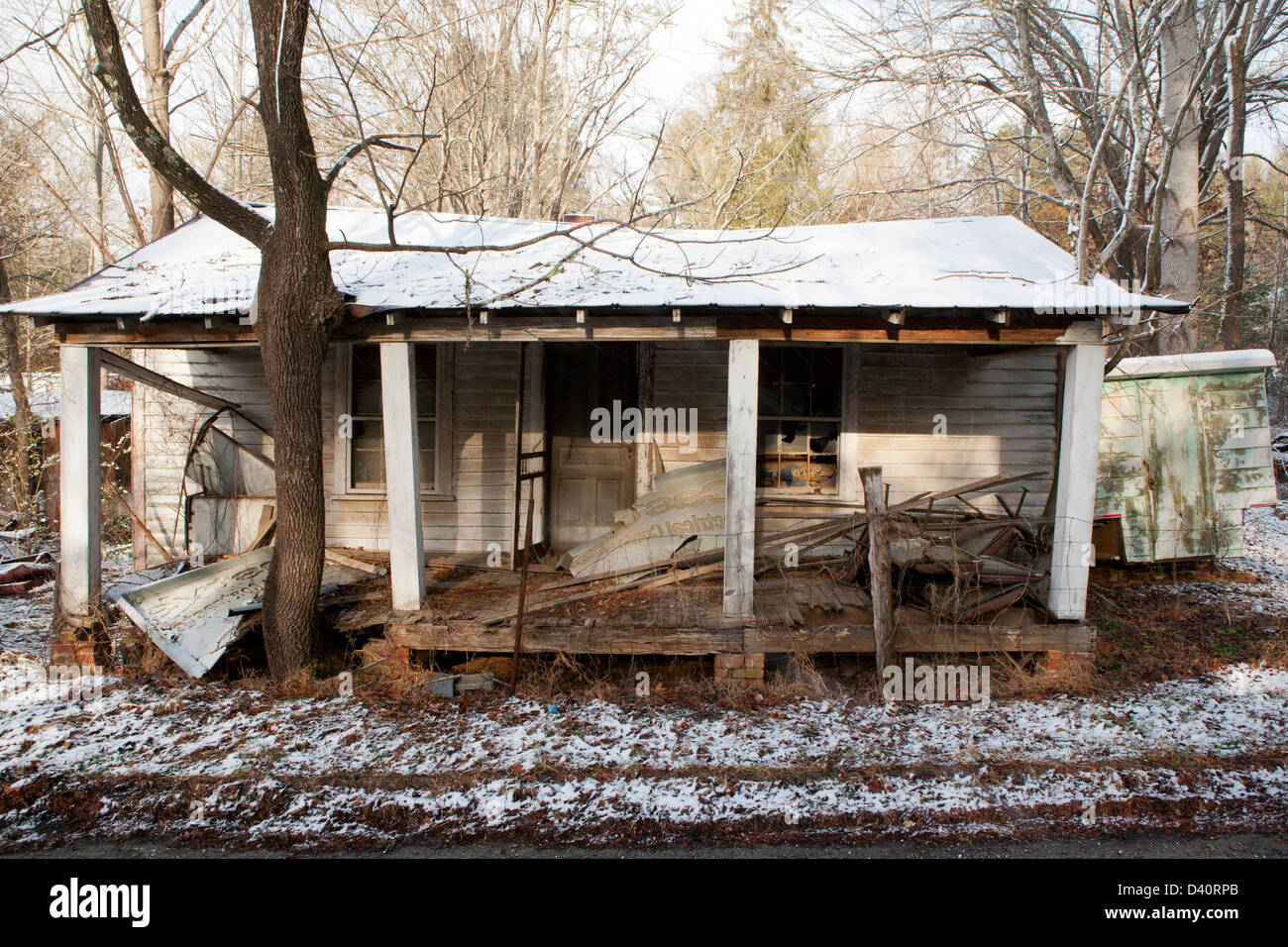 Dilapidated house hi-res stock photography and images - Alamy