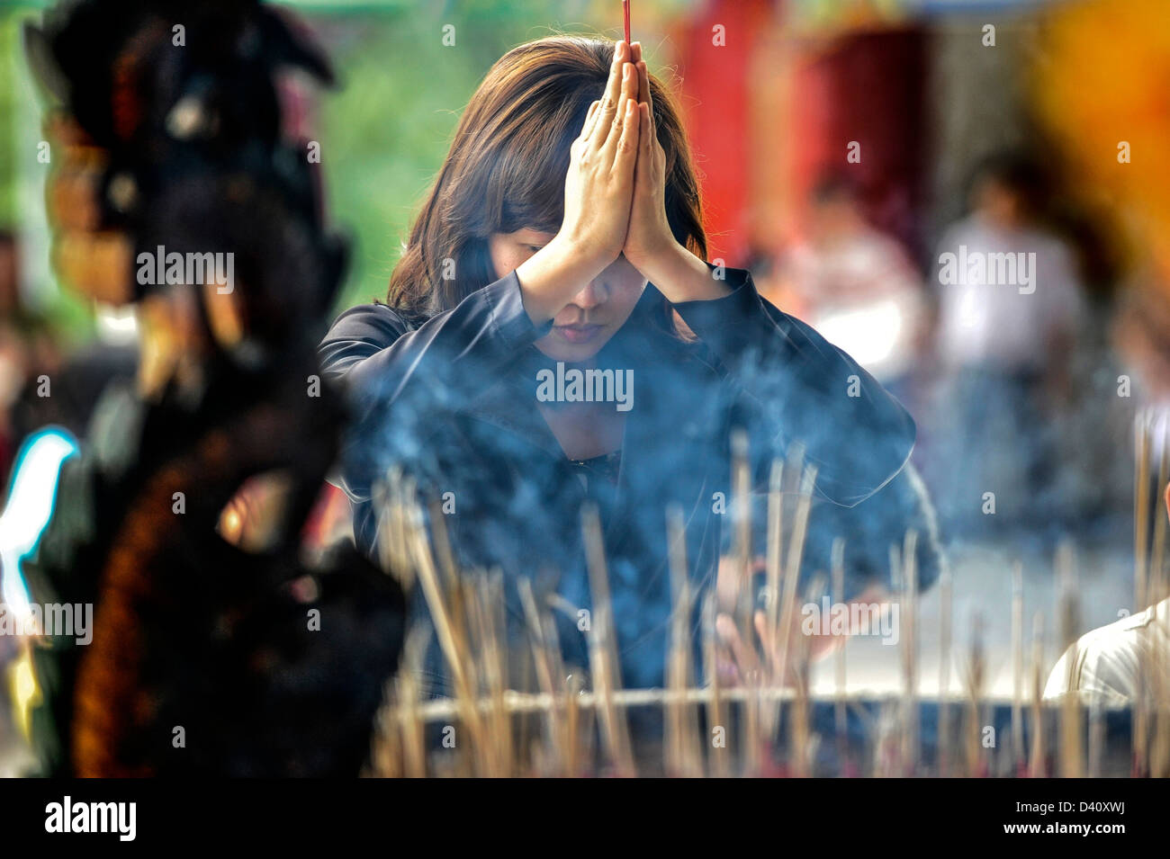 Prayer chinese temple hi-res stock photography and images - Alamy