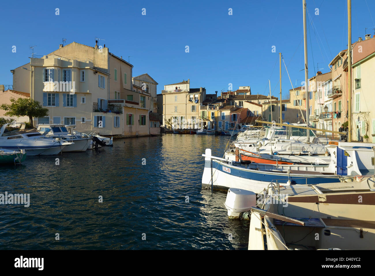 Miroir Aux Oiseaux Martigues Provence High Resolution Stock Photography and Images - Alamy