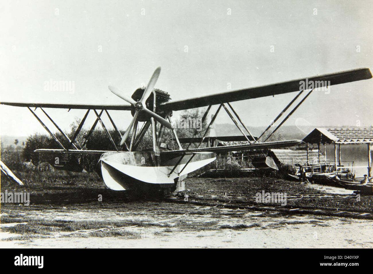 The Macchi M.19 was an Italian racing aircraft introduced in the 1920s ...