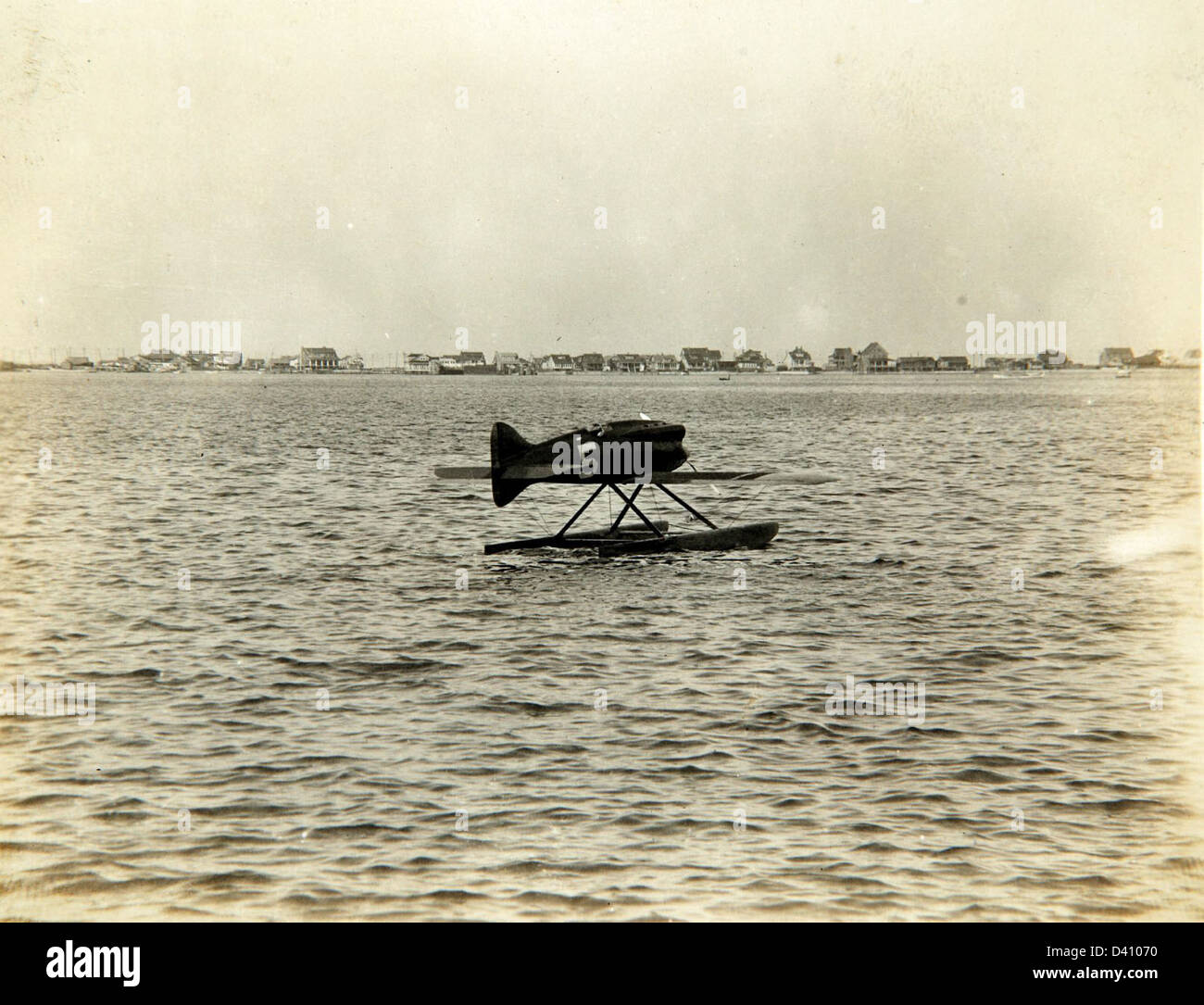 The Macchi M.39 was an Italian racing seaplane that won the 1929 ...