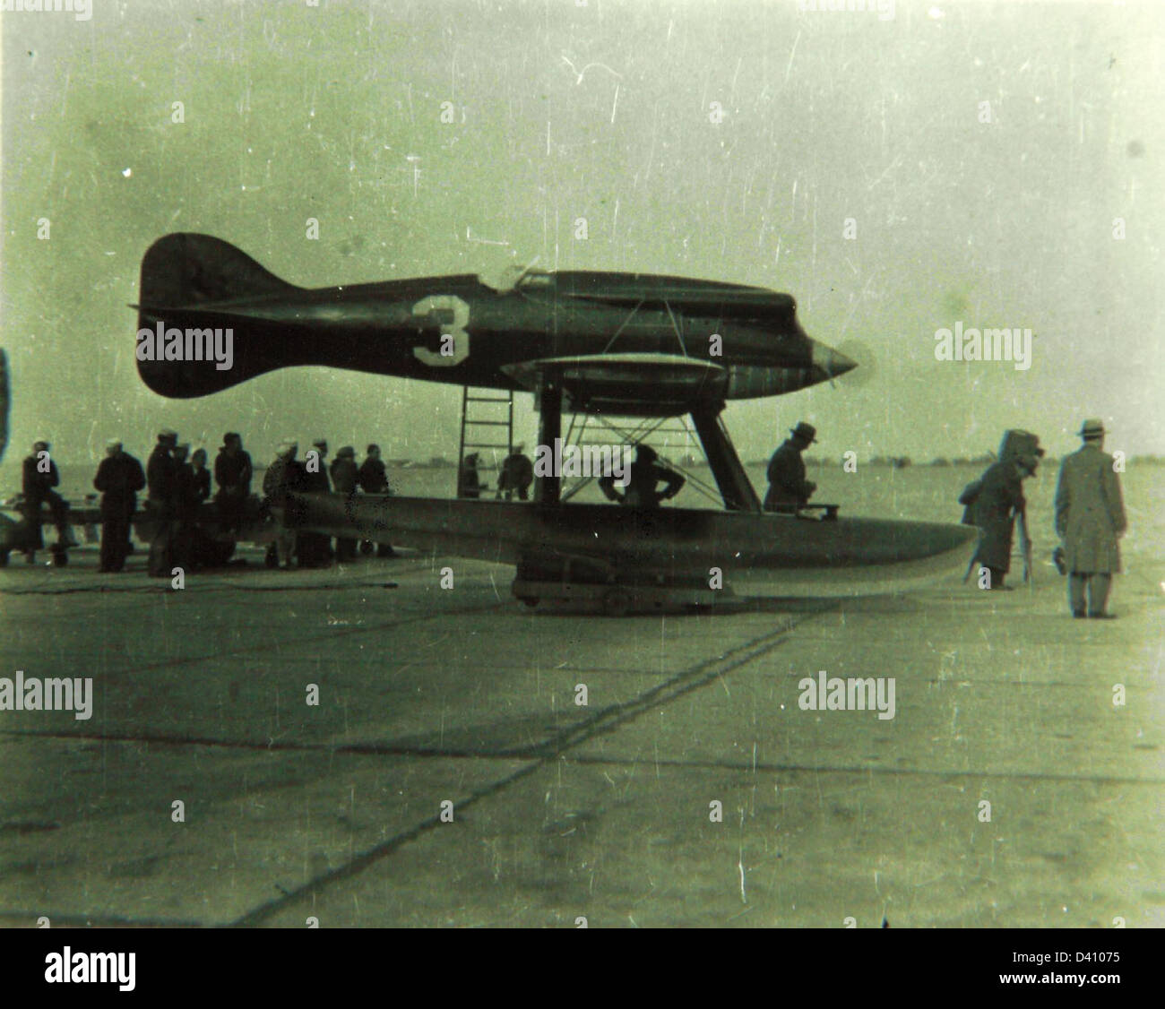 The Macchi M.39 was an Italian racing seaplane developed in the late ...